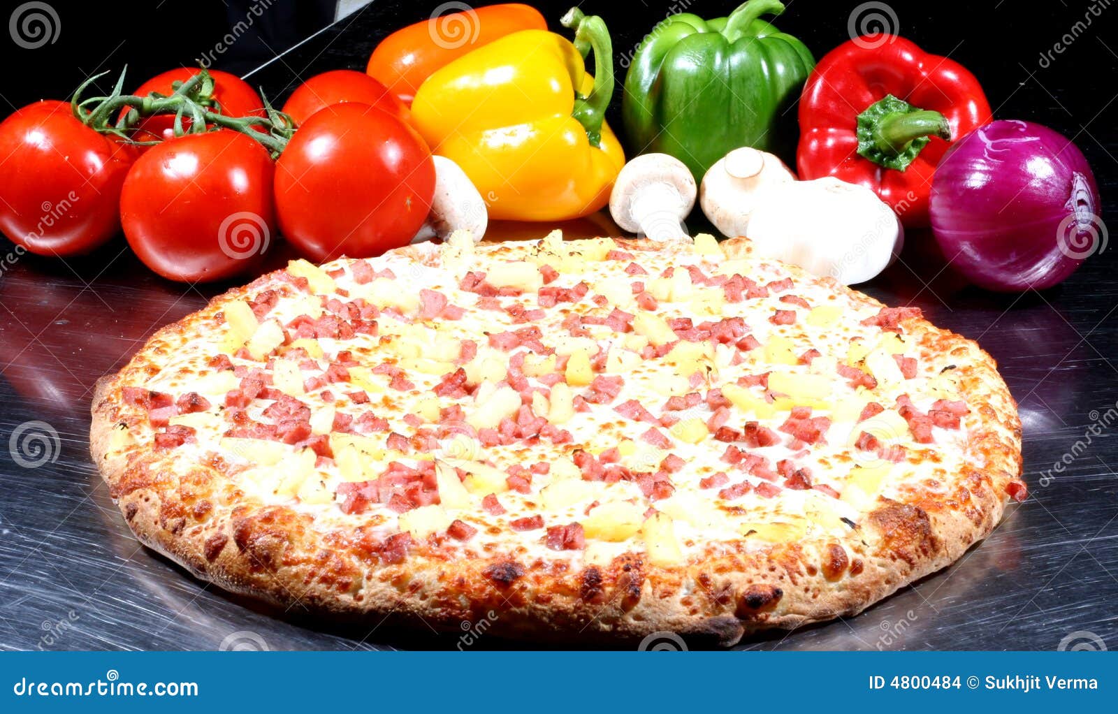 Fresh oven baked piza stock photo. Image of slice, meat - 4800484