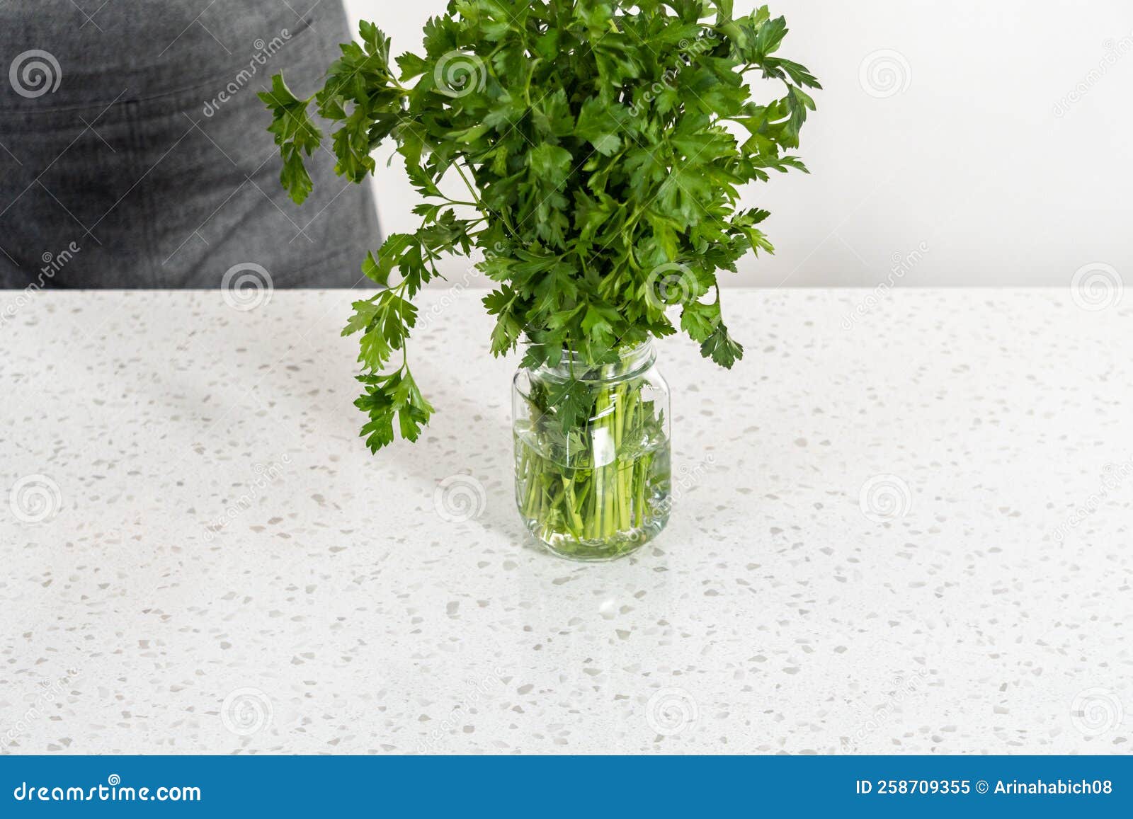 Fresh parsley stock image. Image of glass, ingredient - 258709355
