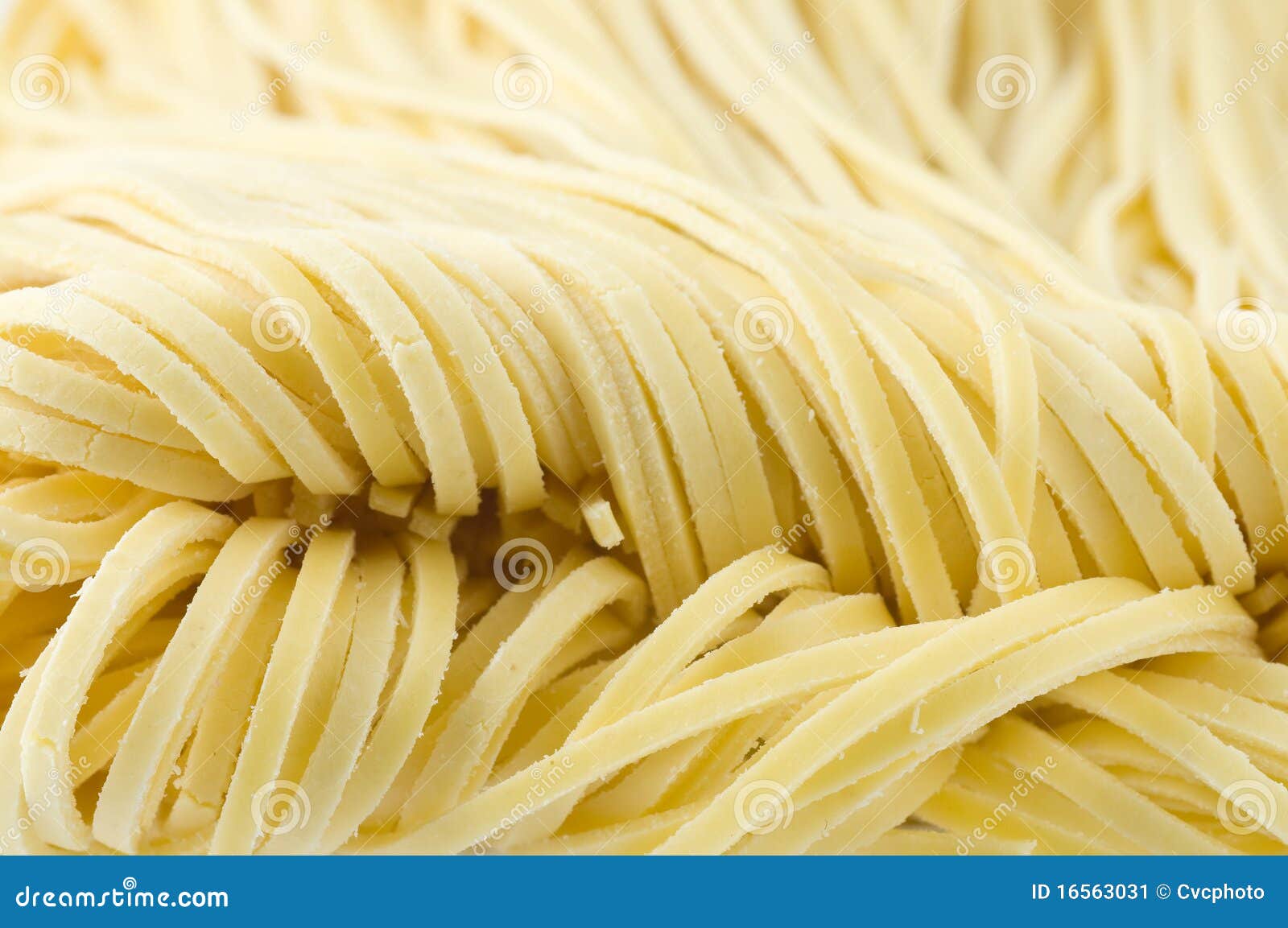 Fresh pasta (tagliolini) stock image. Image of meal, fresh - 16563031
