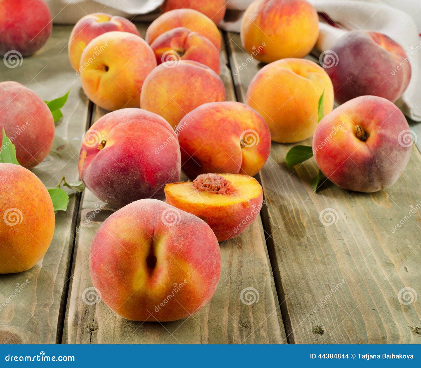 Fresh Peaches on a Wooden Table Stock Photo - Image of tasty, nature ...