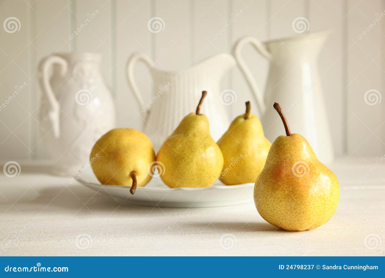 Fresh Pears on Wooden Table Stock Image - Image of ripe, closeup: 24798237