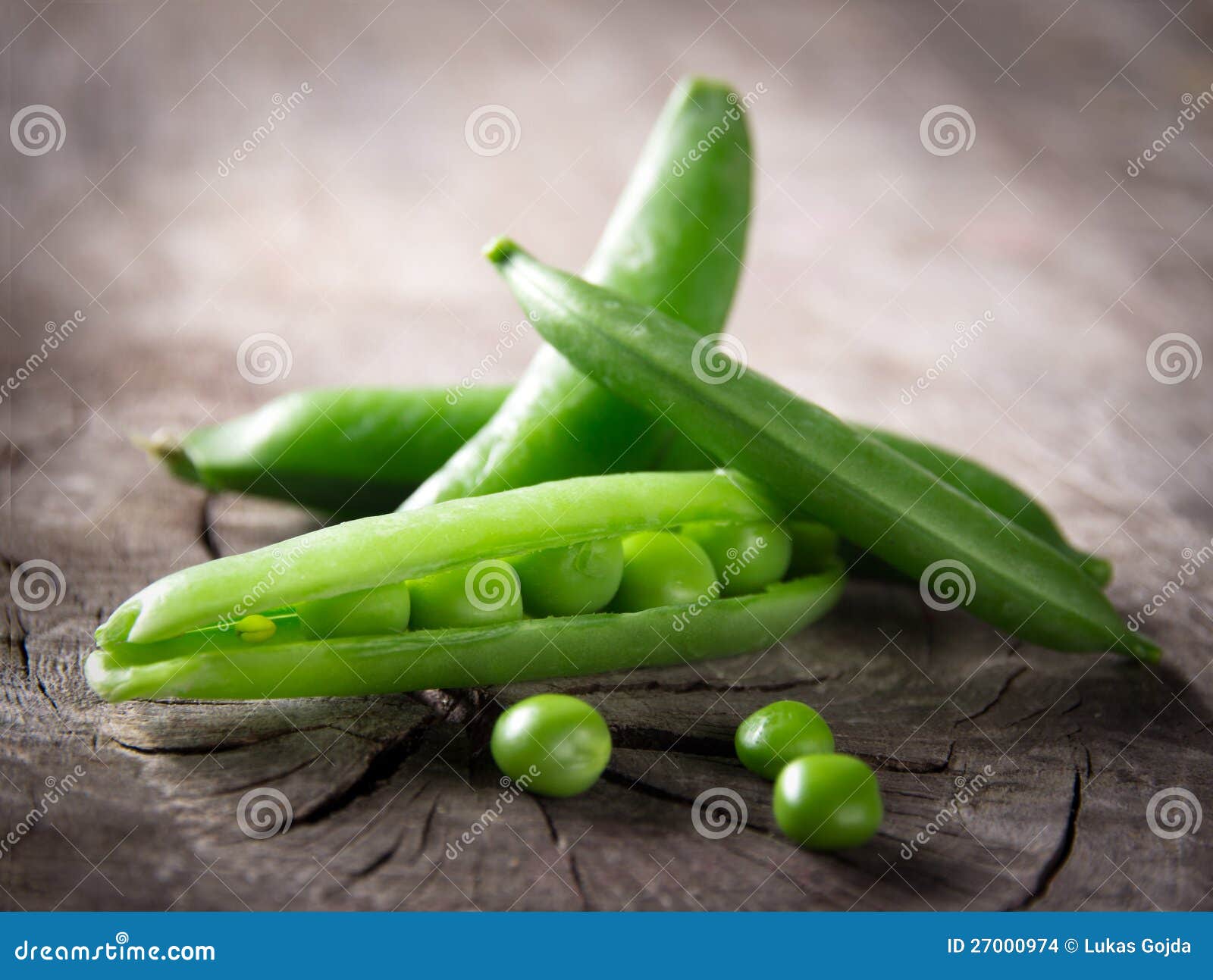 Fresh peas stock photo. Image of leaf, life, food, delicious - 27000974