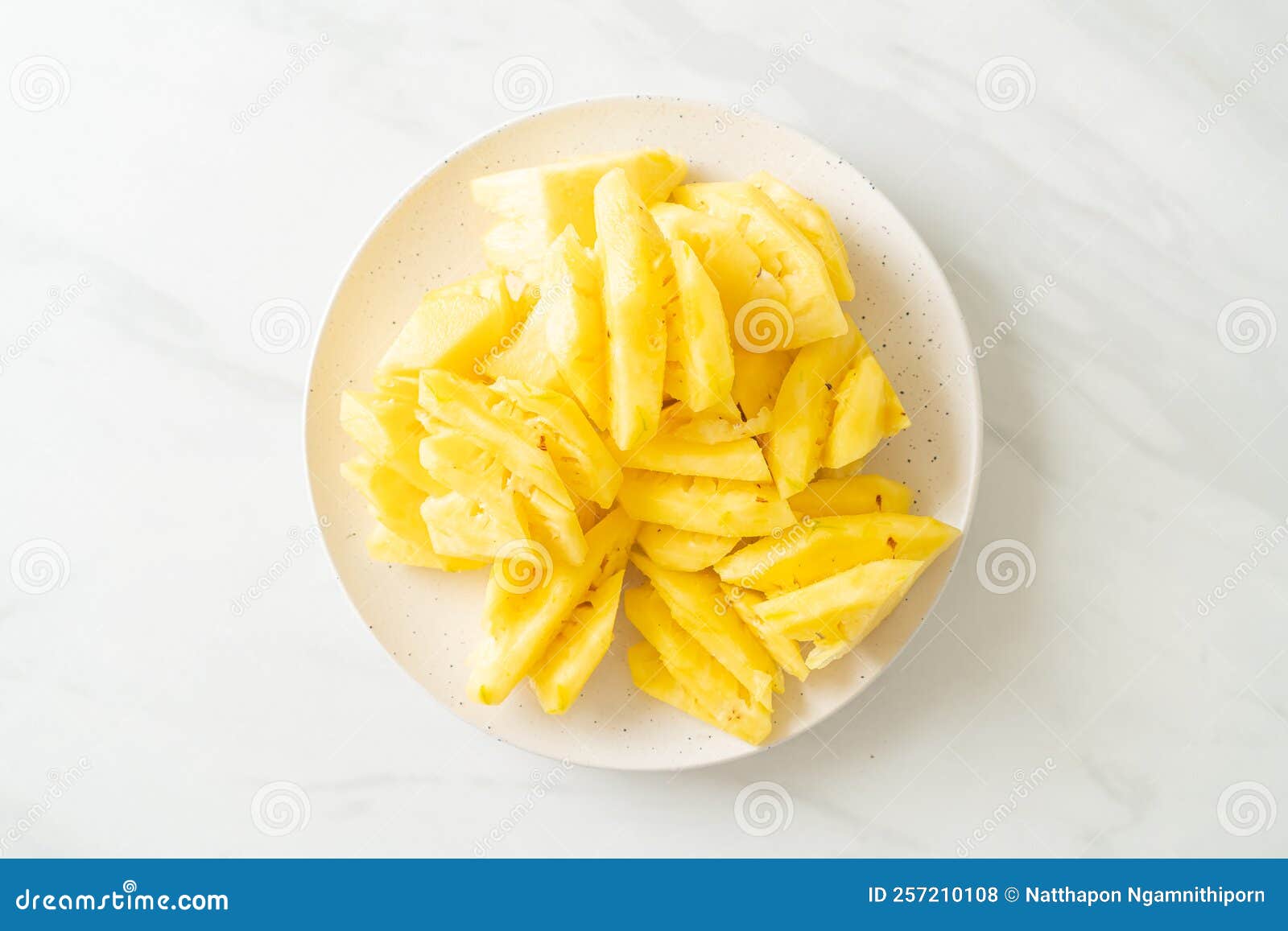 Fresh Pineapple Sliced on Plate Stock Photo - Image of pineapple, slice ...