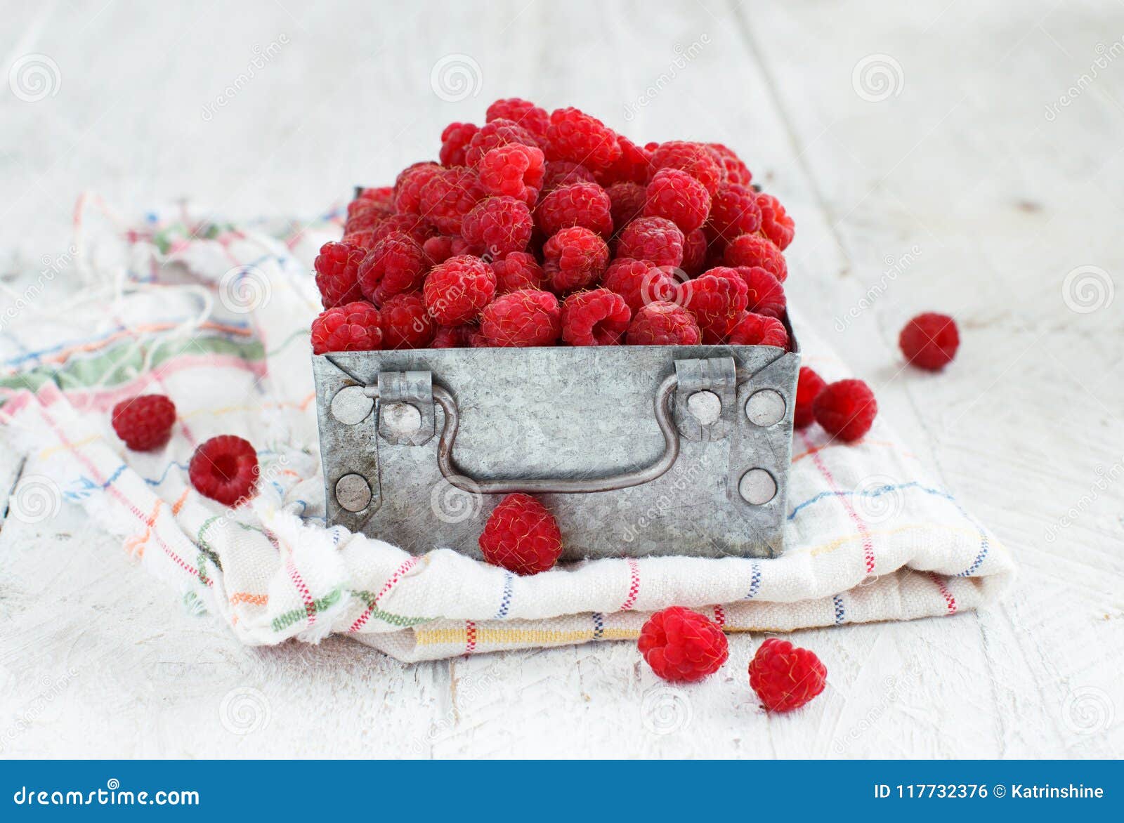 Fresh raspberries in a box stock photo. Image of breakfast - 117732376