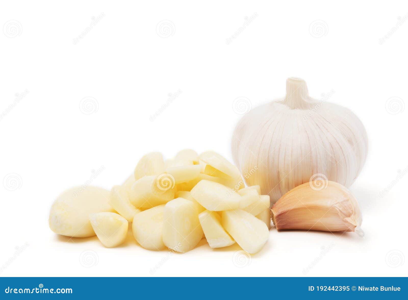 Fresh raw garlic cut slice stock image. Image of benefits - 192442395