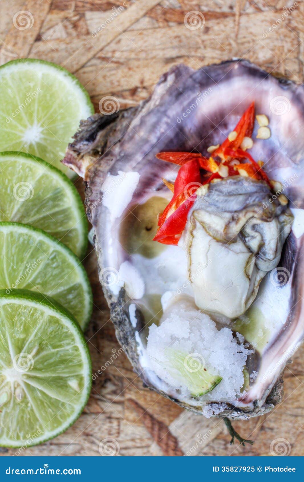 Fresh raw oysters stock image. Image of luxury, oysters - 35827925