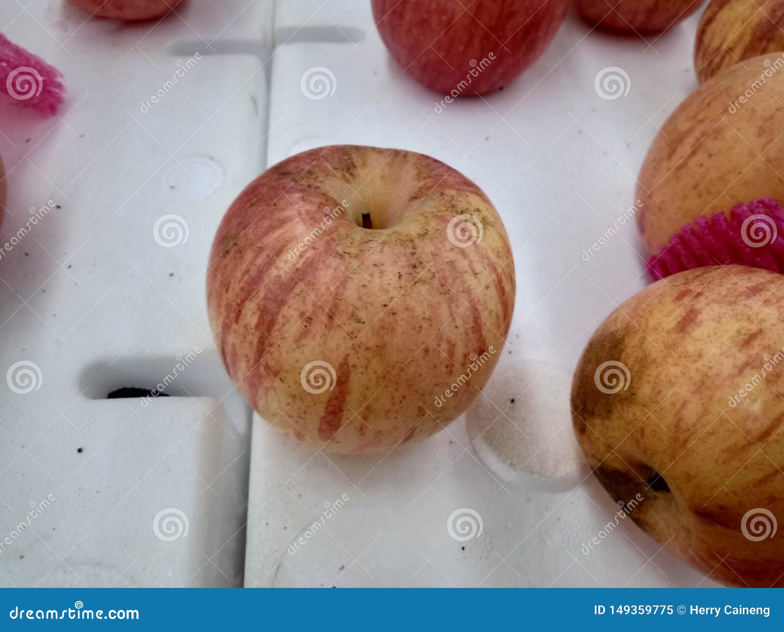 Fresh Red Apple at Indonesian Market Stock Image - Image of heap, crop ...