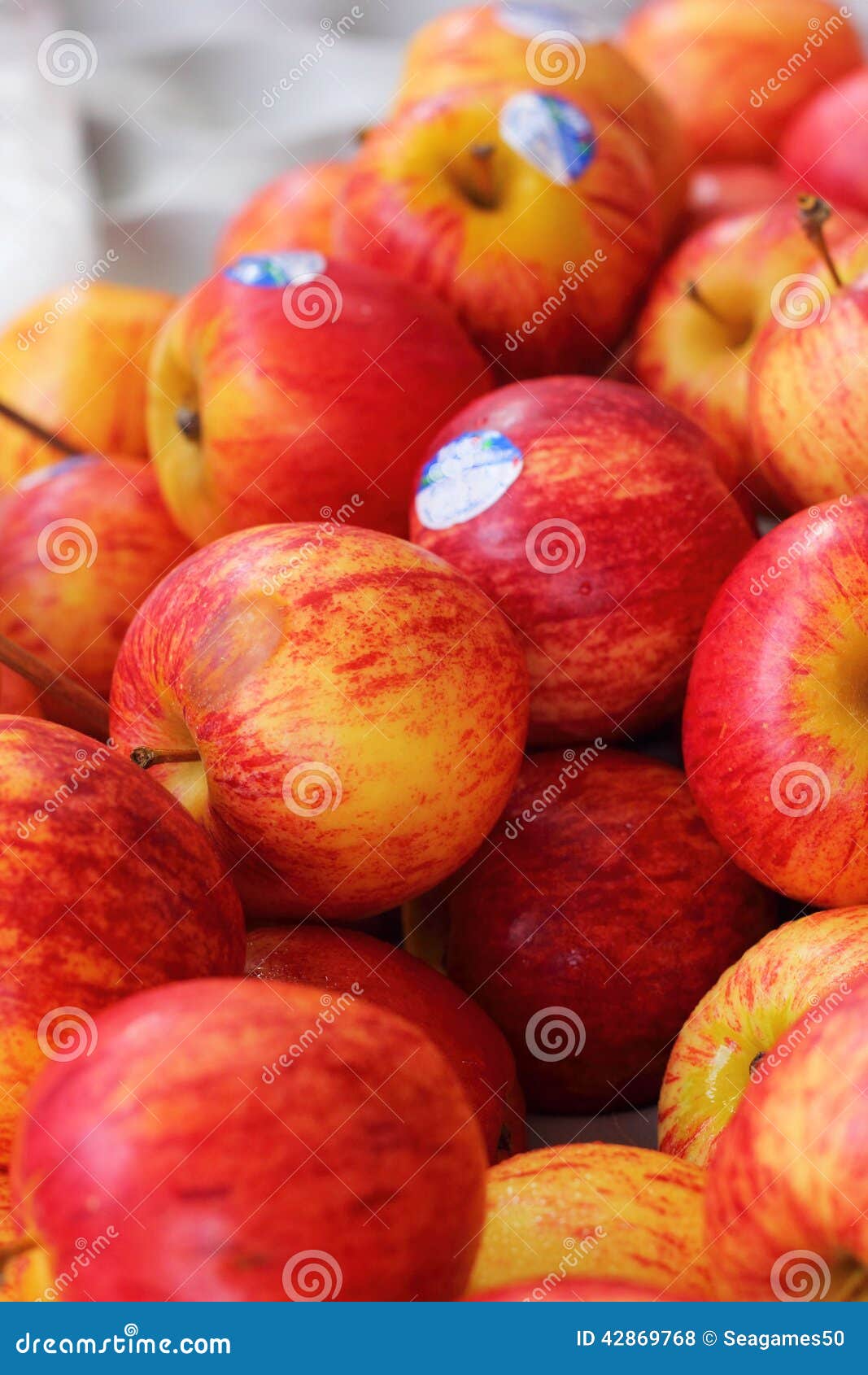Fresh Red Apple in the Market Stock Photo - Image of ripe, nature: 42869768