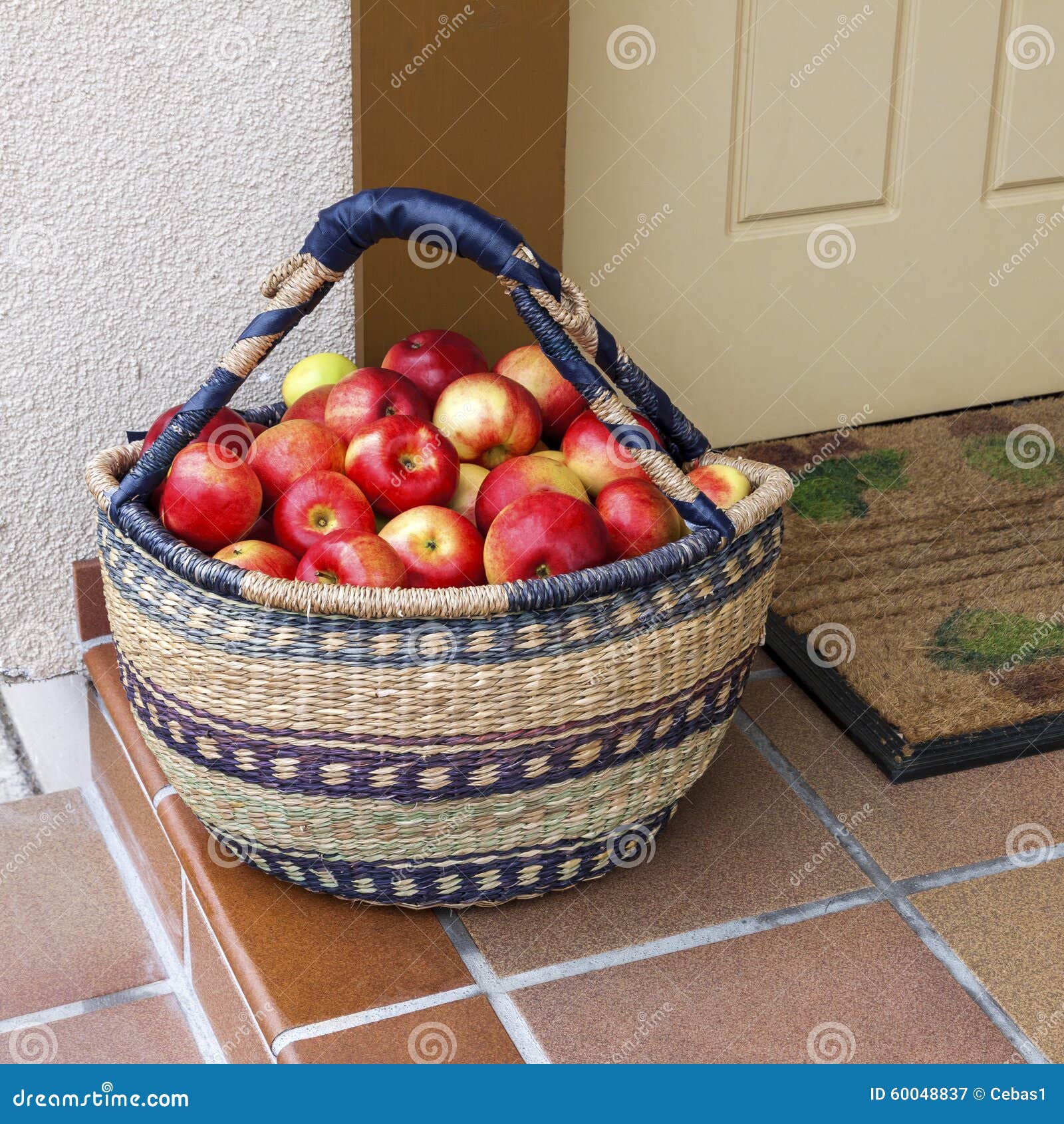 Fresh Red Apples in a Basket Stock Image - Image of organic, basket ...