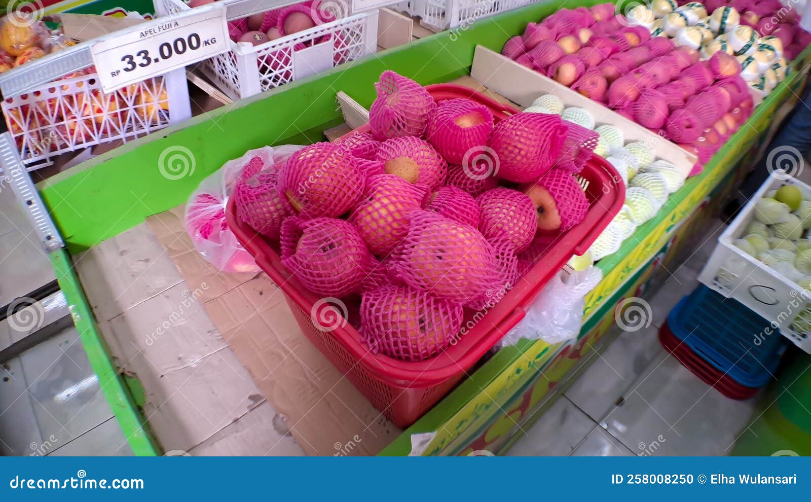 Fresh Red Apples in Fruit Shop Stock Photo - Image of agriculture ...