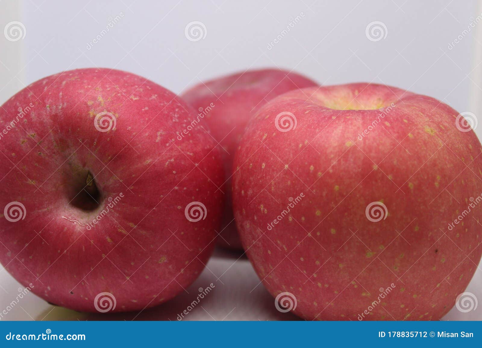 Fresh Red Apples from Indonesia Stock Photo - Image of fruit, autumn ...
