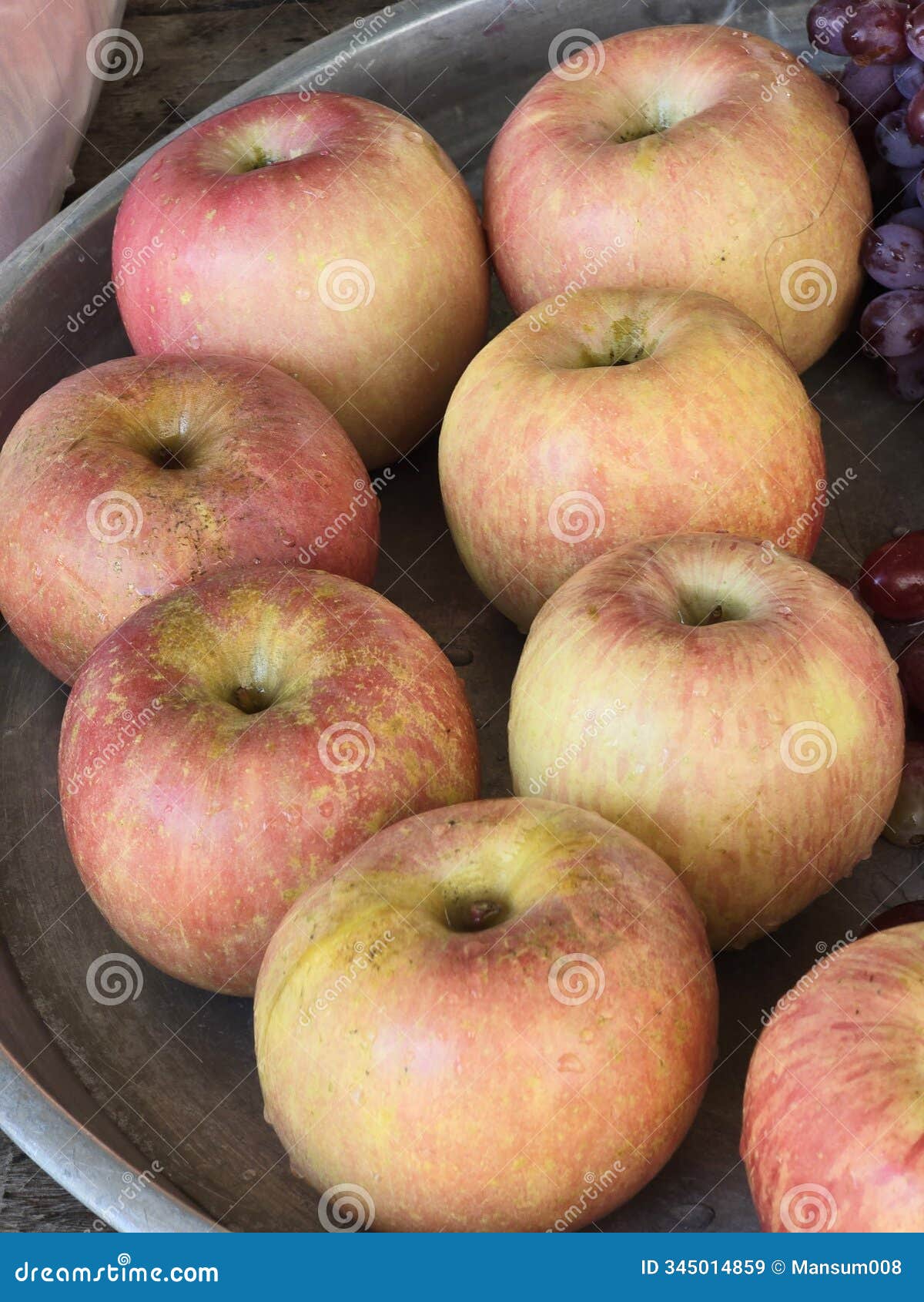 Fresh red apples in a tray stock image. Image of organic - 345014859