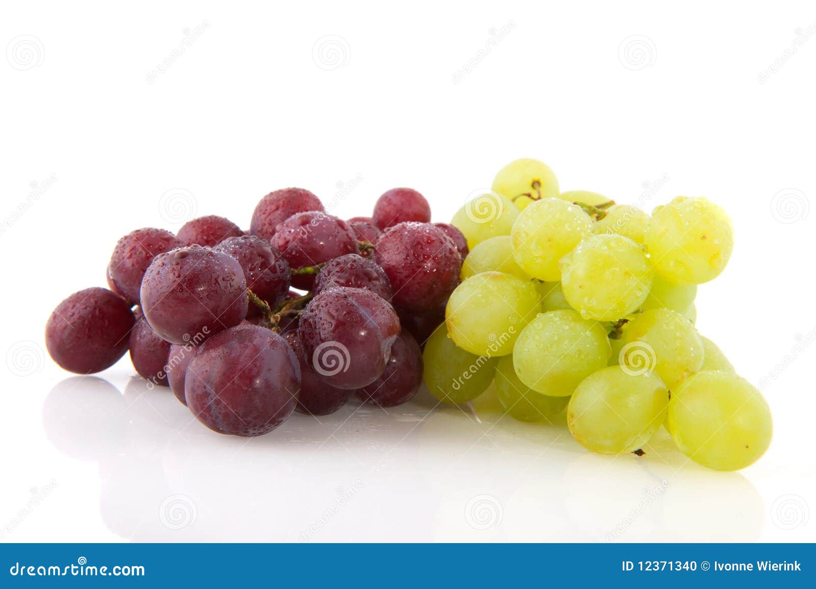 Fresh red and white grapes stock photo. Image of mixed - 12371340