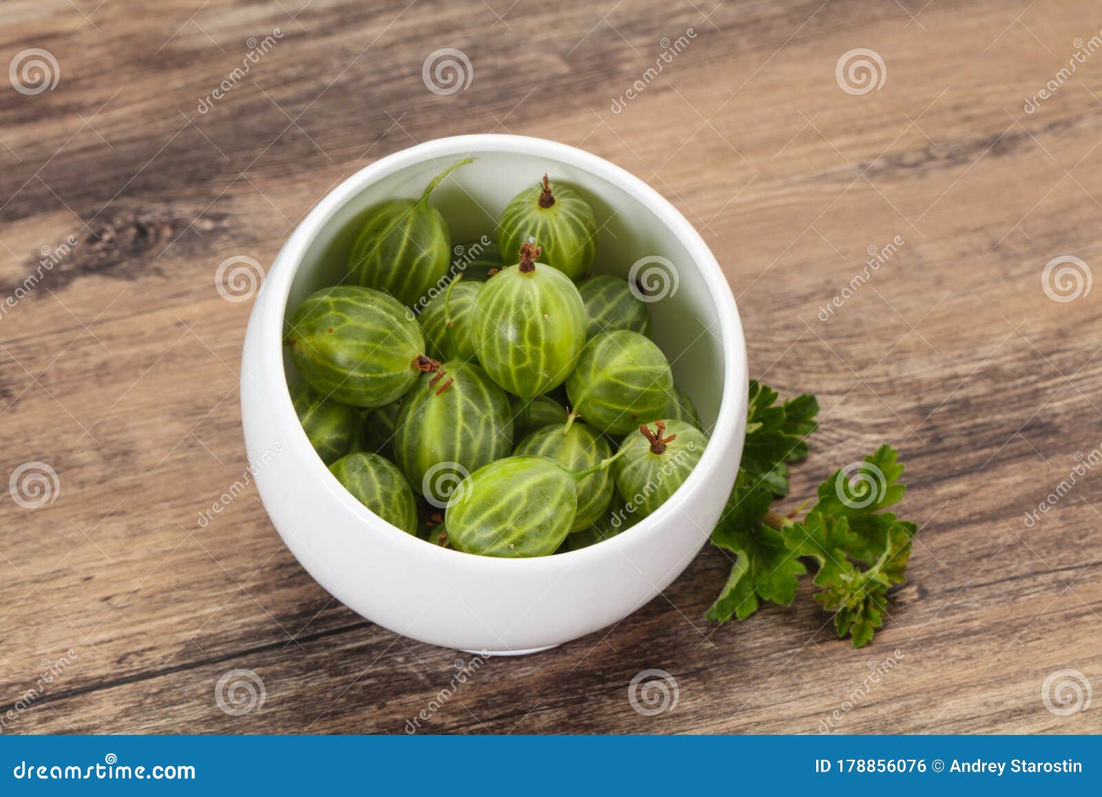 Fresh Ripe Green Sweet Gooseberry Stock Photo - Image of vegetarian ...
