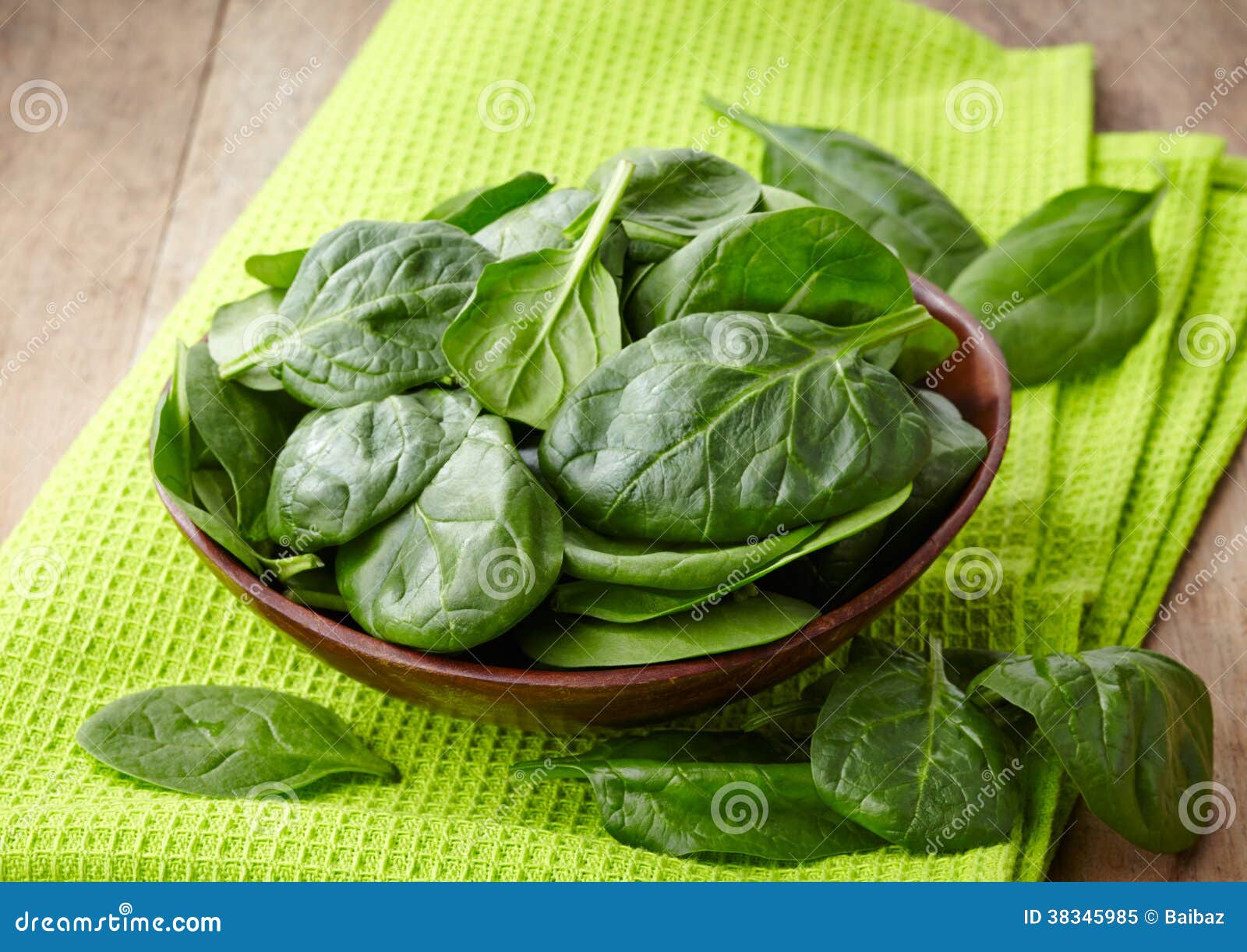 Fresh spinach leaves stock image. Image of bowl, tasty - 38345985