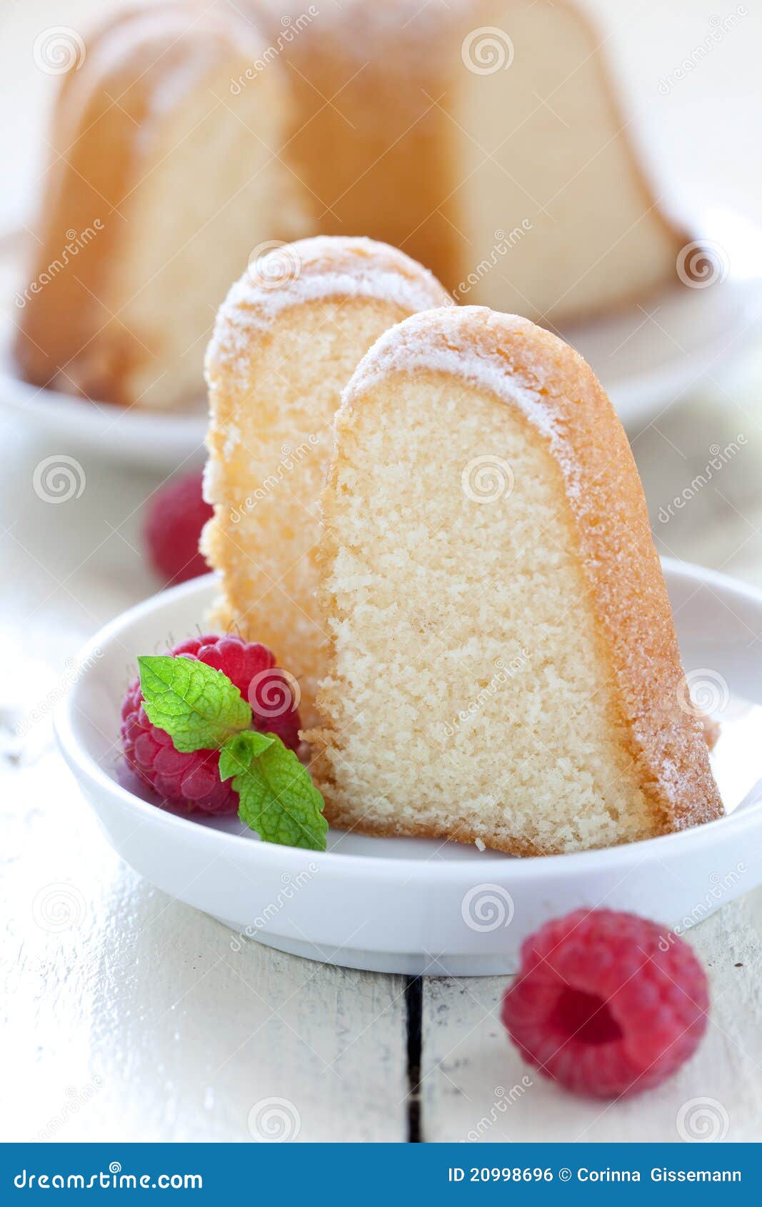 Fresh sponge cake stock photo. Image of fresh, sweet - 20998696