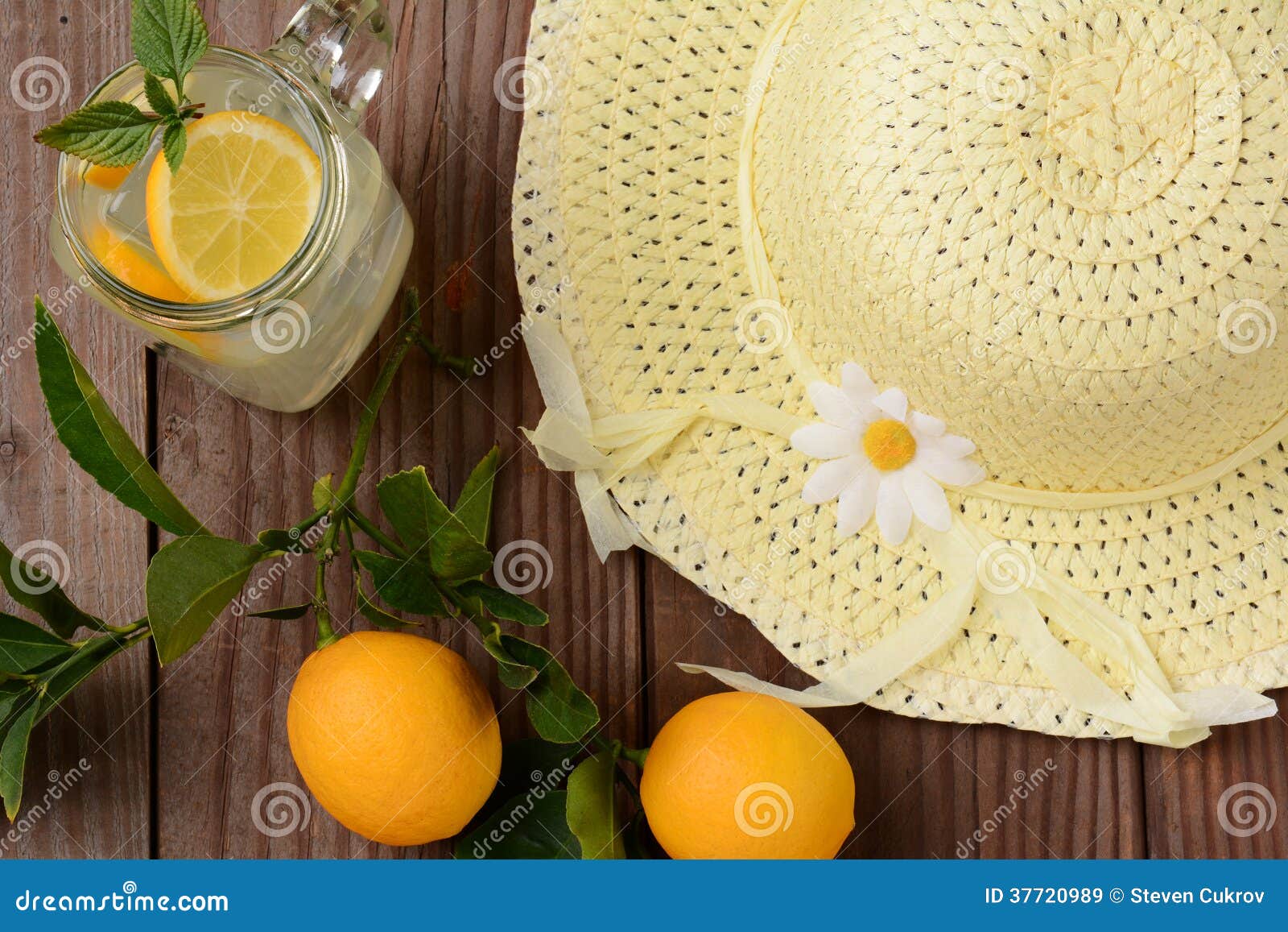 Fresh Squeezed Lemonade and Yellow Sun Hat Stock Image - Image of ...