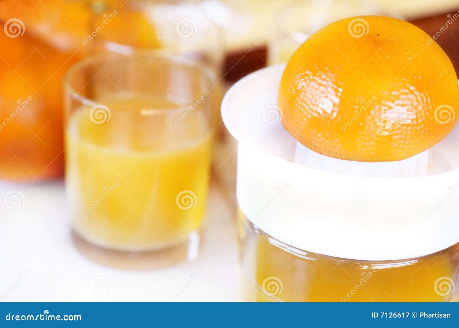 Fresh Squeezed Orange Juice Stock Image - Image of citrus, splash: 7126617