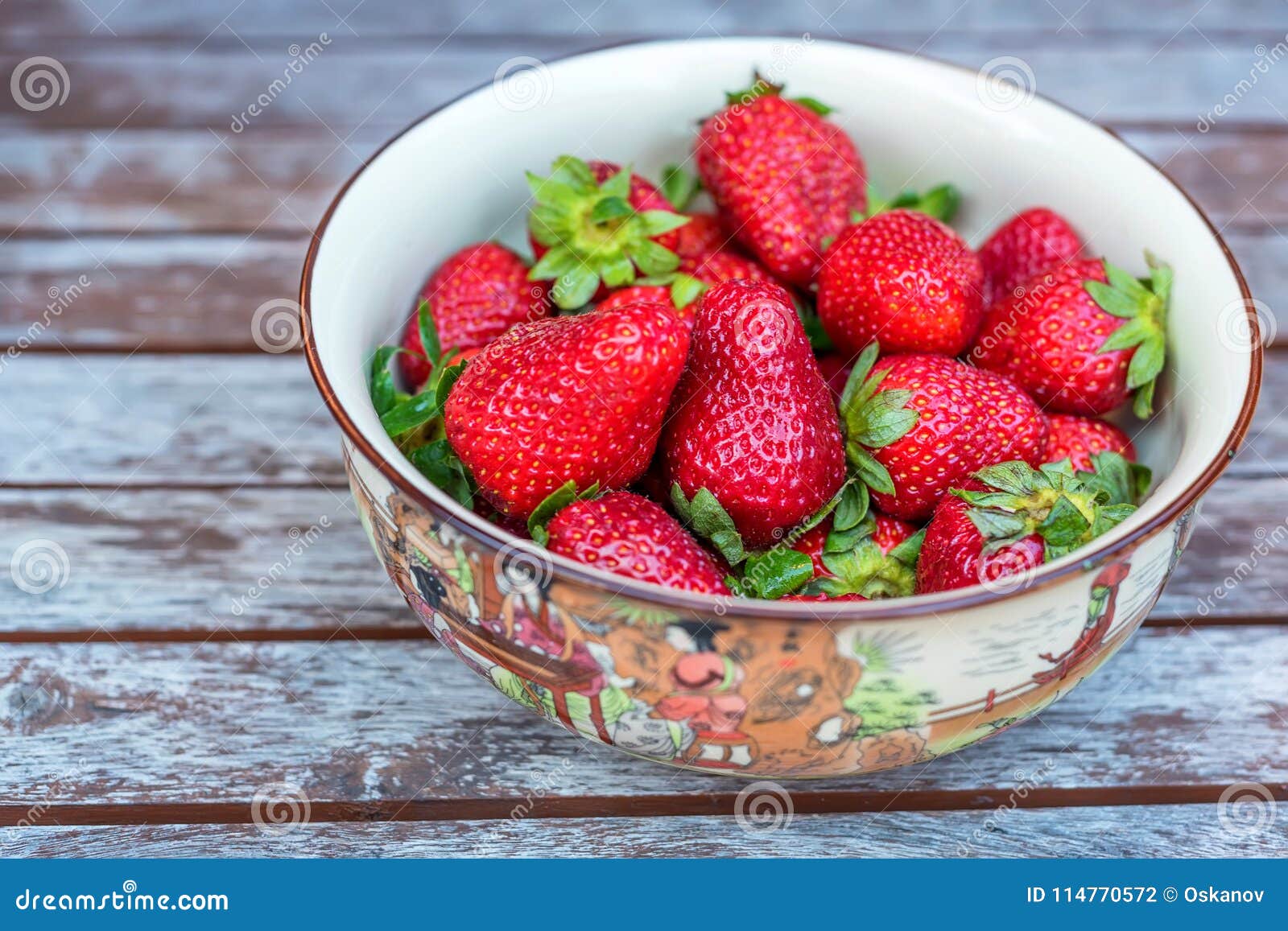 Fresh Strawberries in a Bowl Stock Photo - Image of pink, dessert ...