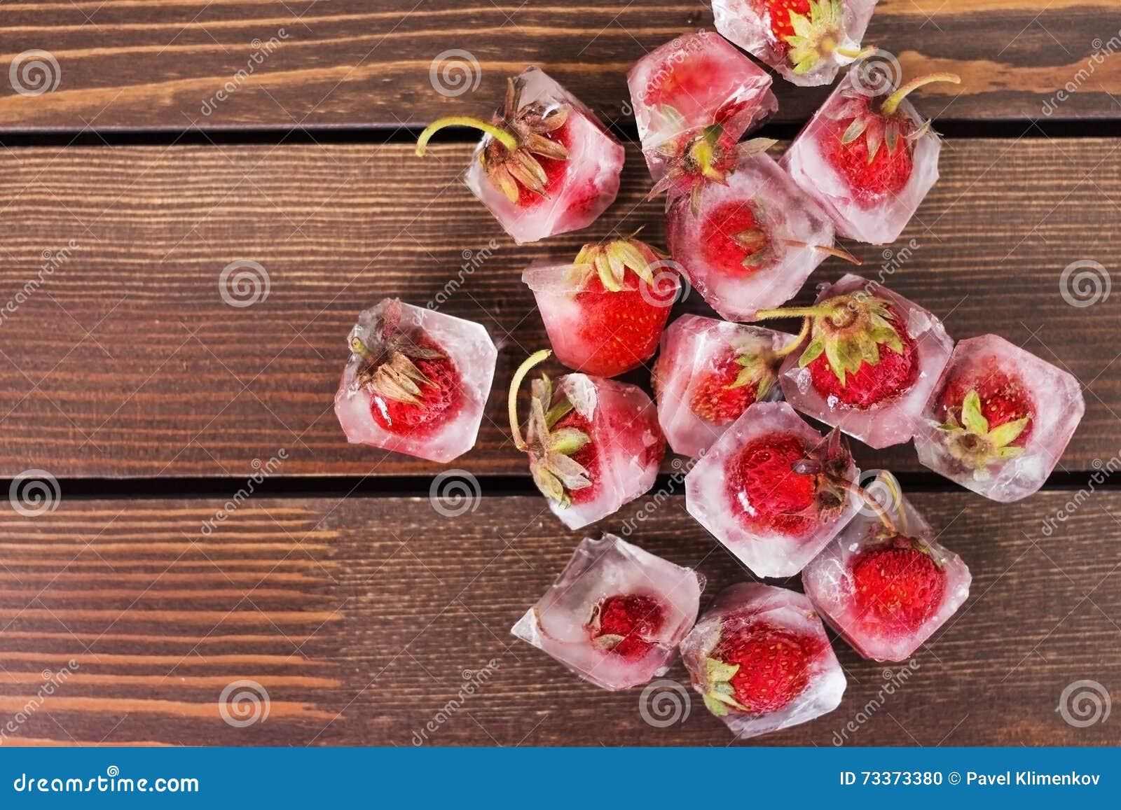 Fresh Strawberry in Ice Cube Stock Photo - Image of strawberry, frozen ...