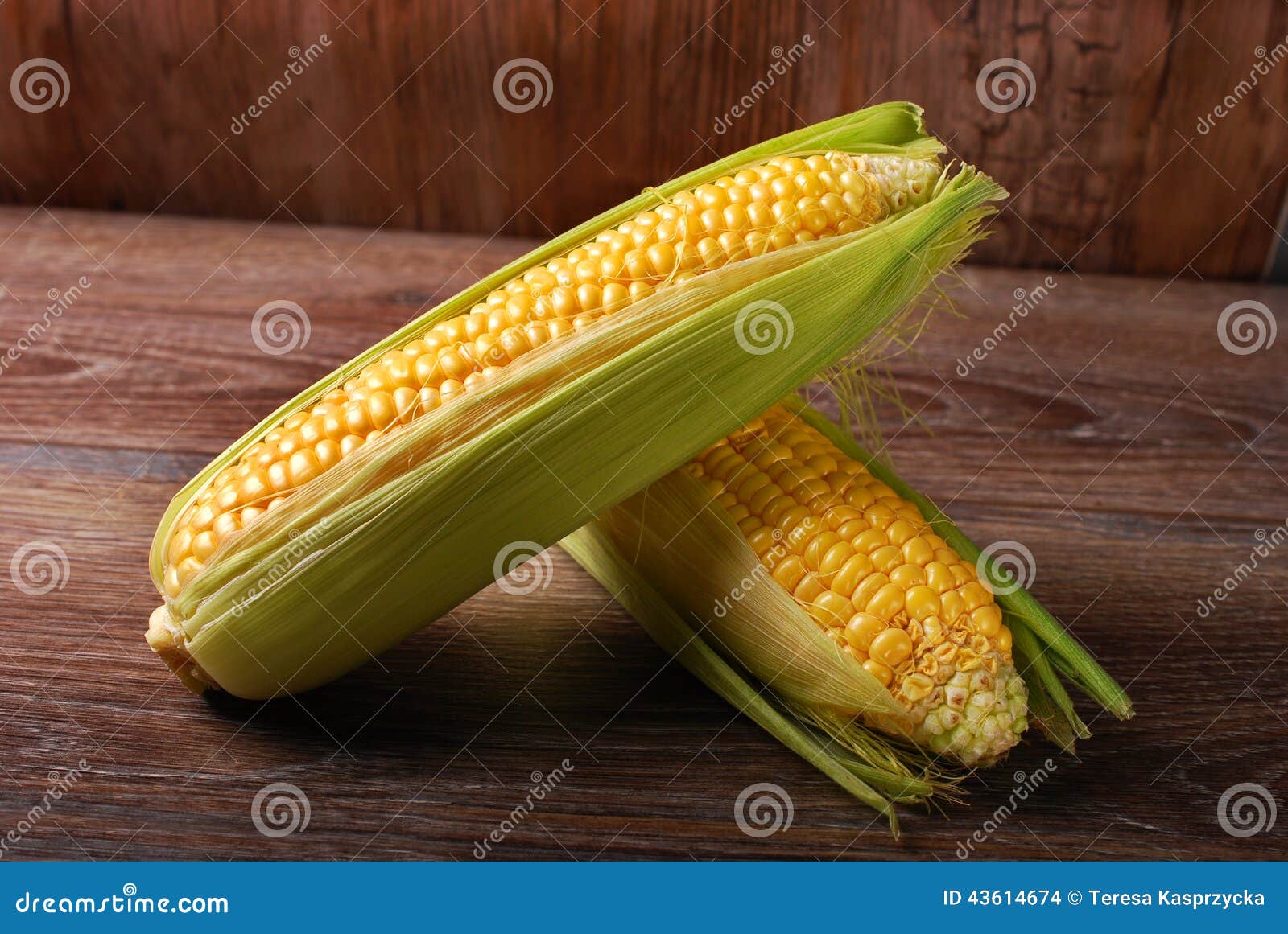 Fresh Sweet Corn on Wooden Background Stock Photo - Image of fresh ...