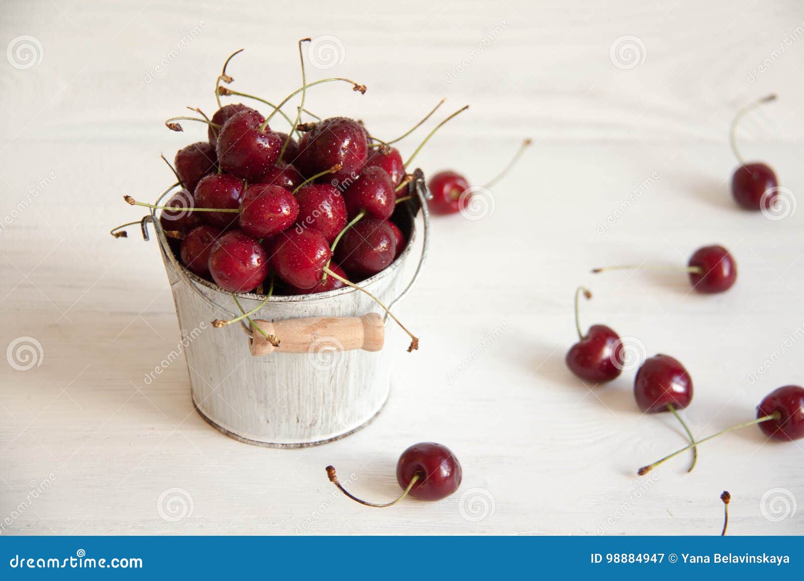 Fresh summer cherry stock image. Image of dish, foodphotography - 98884947