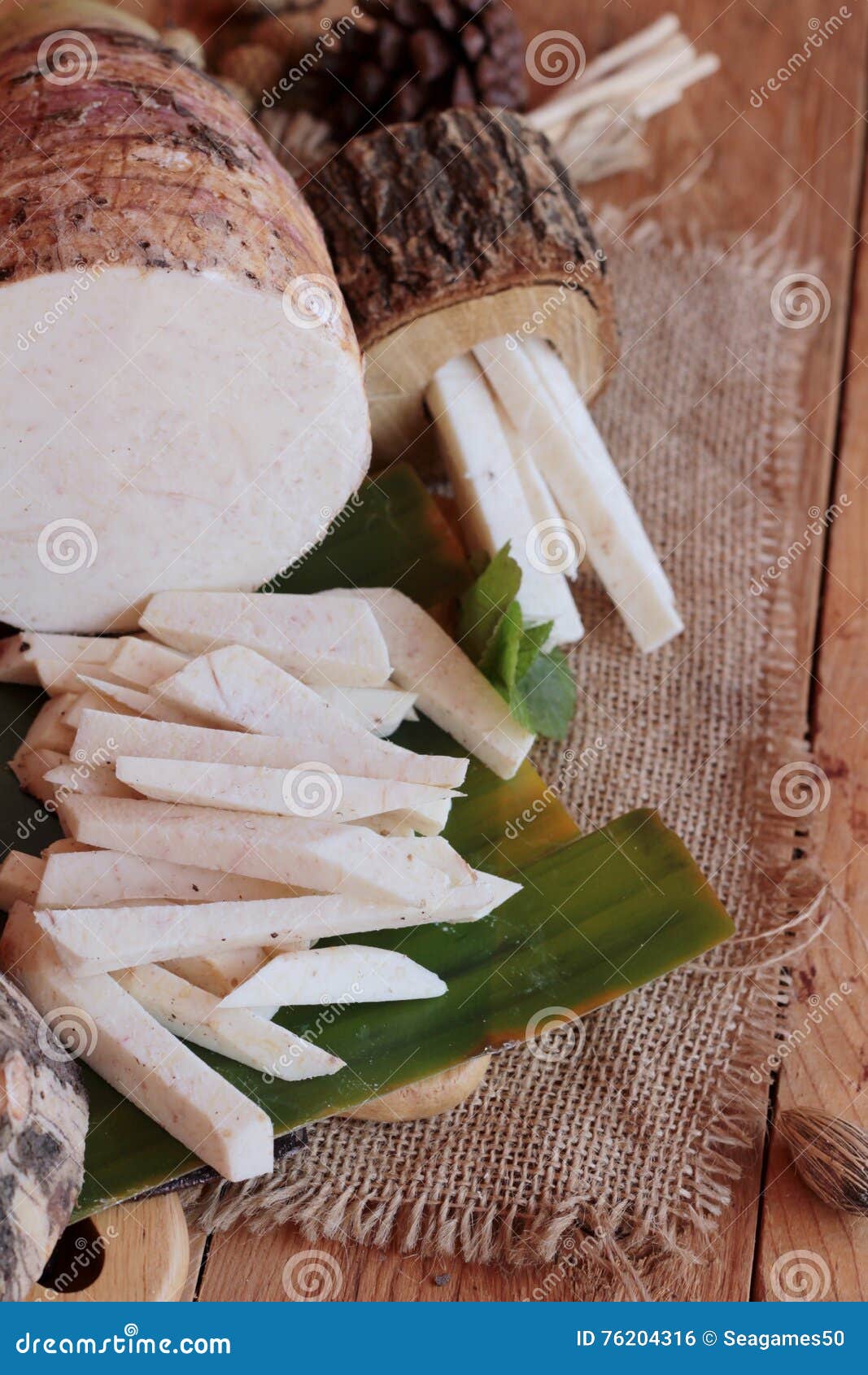 Fresh Taro and Taro Sliced for Cooking. Stock Photo - Image of exotic ...