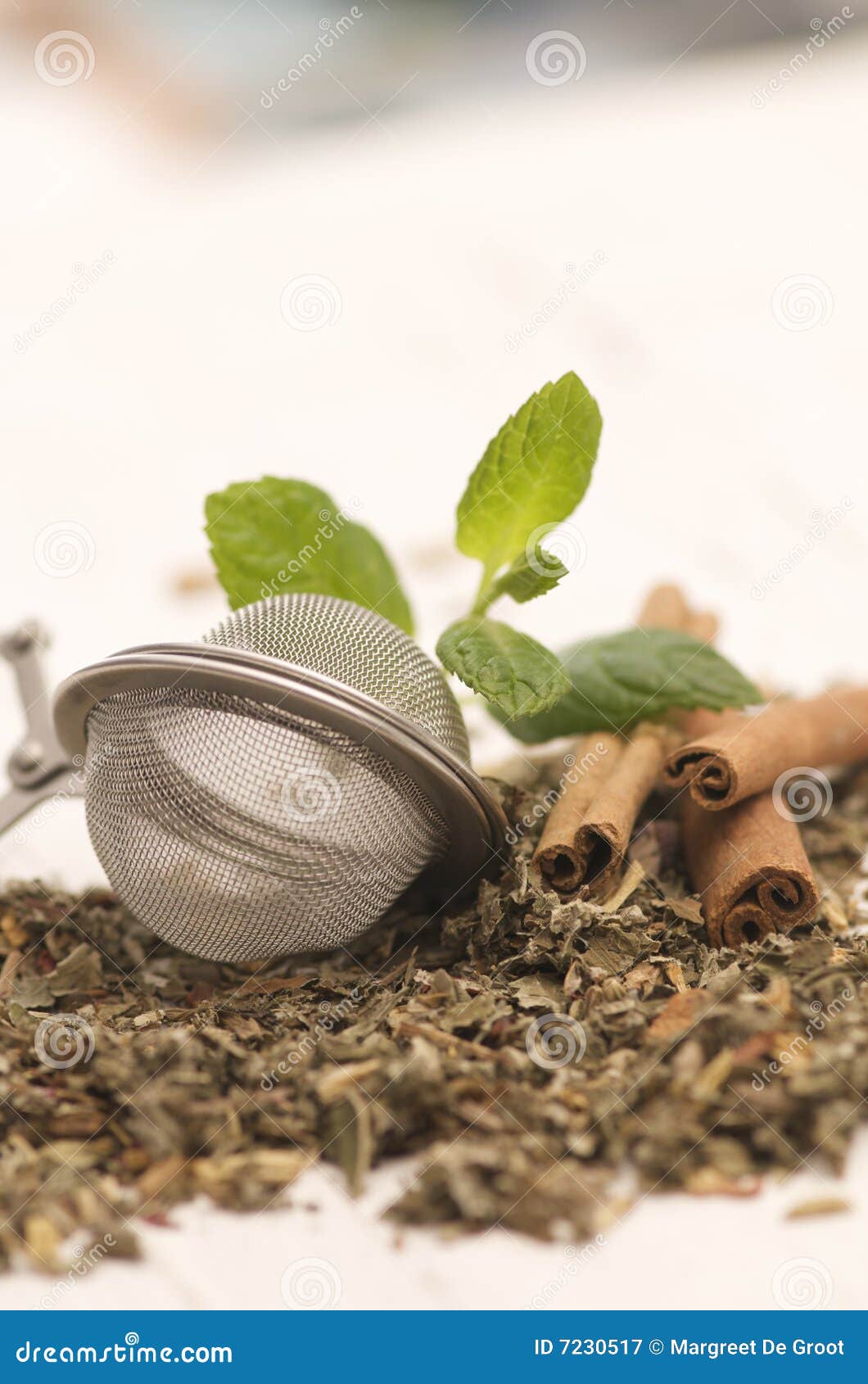 Fresh tea leaves close-up stock image. Image of cinnamon - 7230517