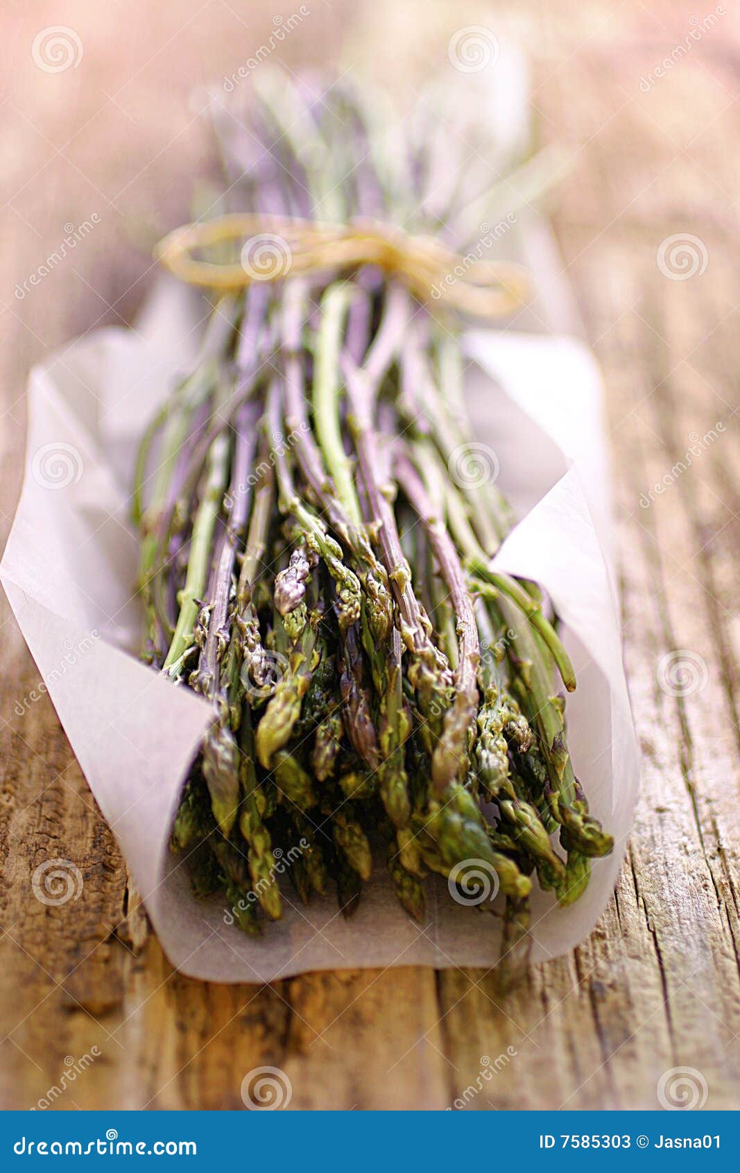 Fresh wild asparagus stock image. Image of close, white - 7585303 Fresh wild asparagus stock image. Image of close, white - 7585303