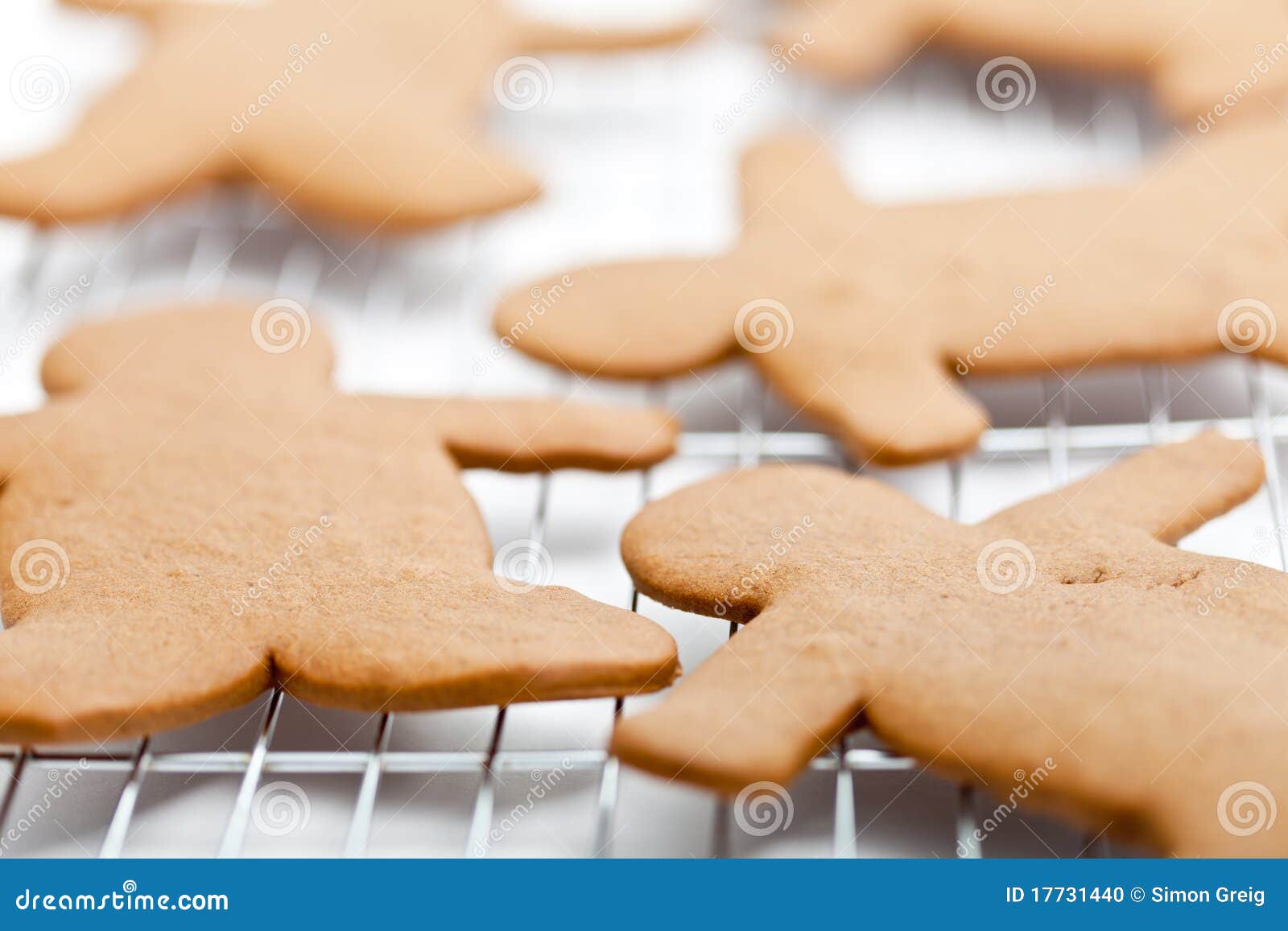 Freshly Baked Gingerbread Men Stock Photo - Image of biscuit, baking ...