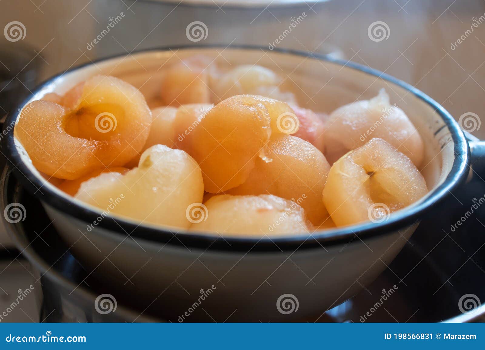 Freshly Boiled Peeled Apples Stock Image - Image of ingredient, dessert ...