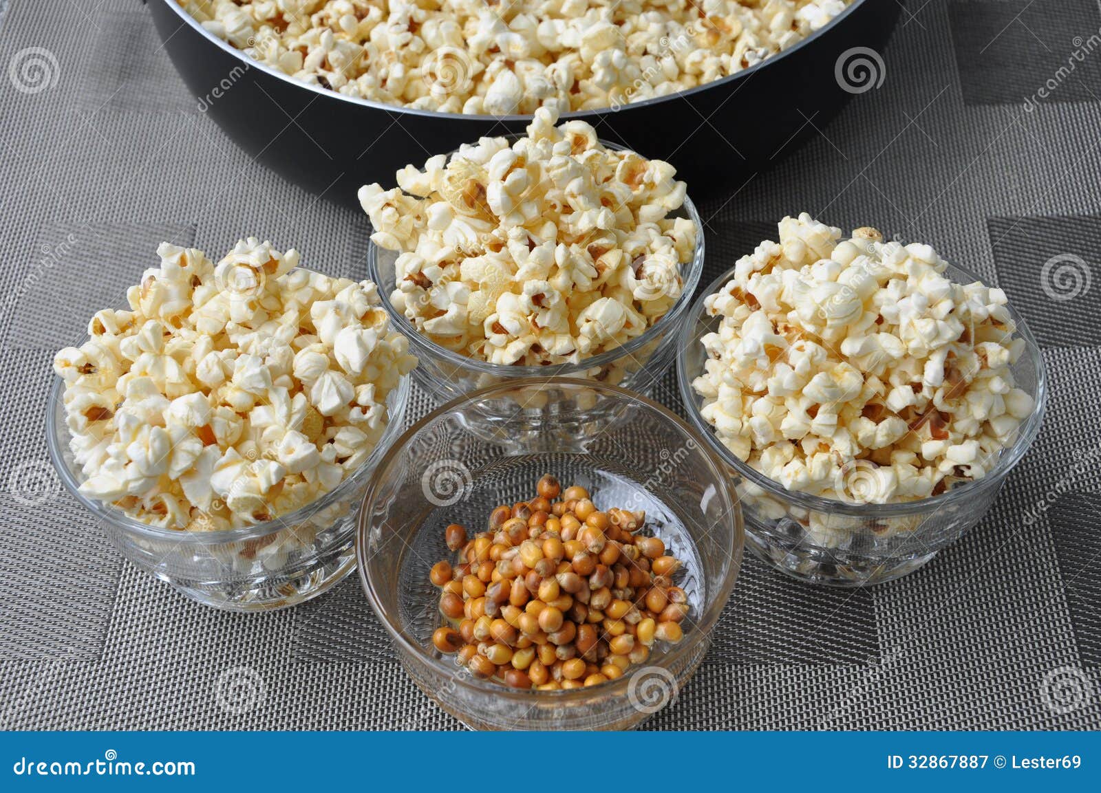 Freshly cooked popcorn stock image. Image of appetizer - 32867887
