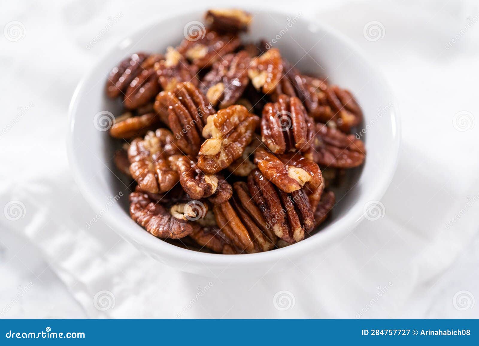 Toasted pecans stock image. Image of bowl, organic, preparing - 284757727