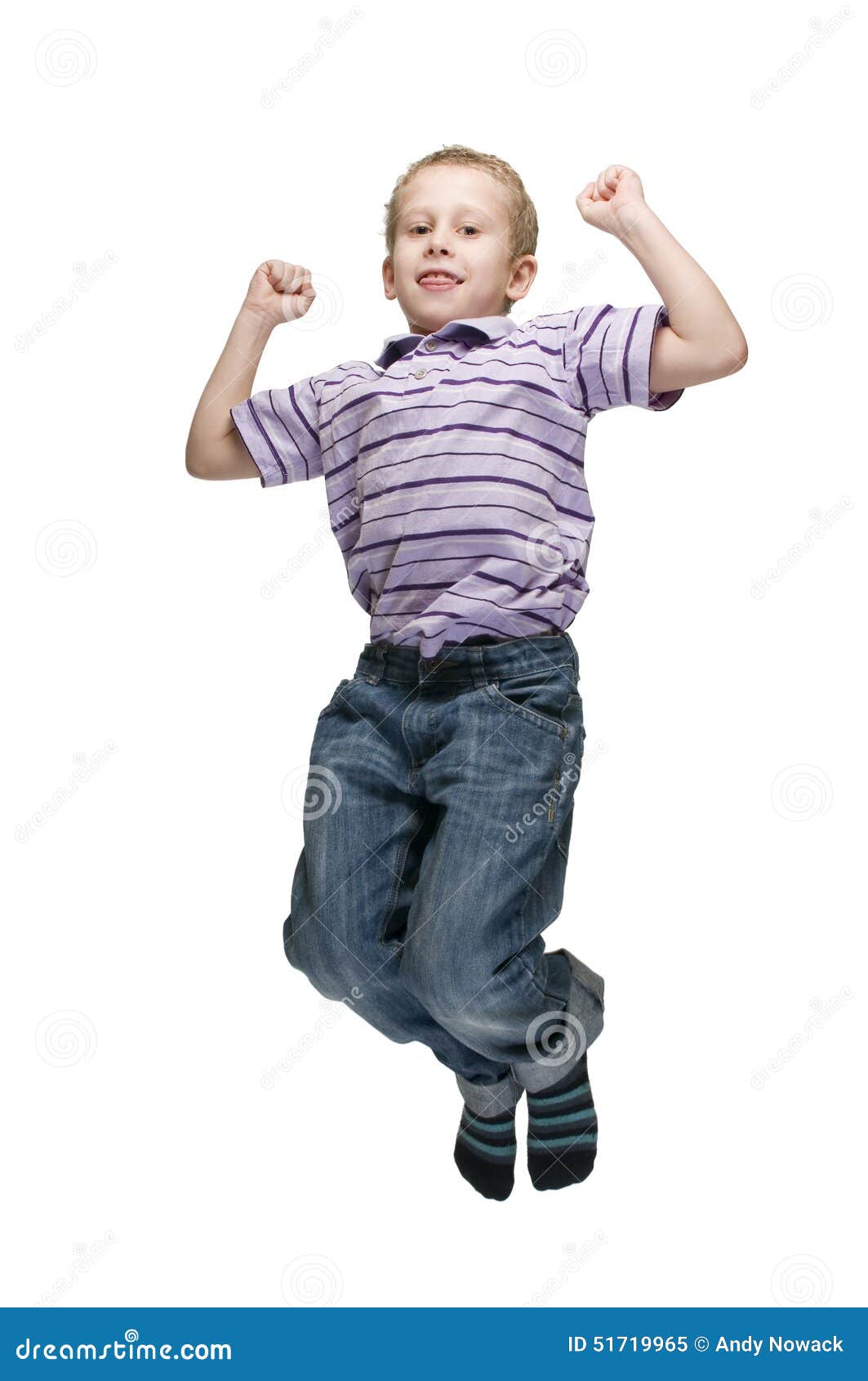 Freudensprung des Jungen stockbild. Bild von gering, gesund - 51719965