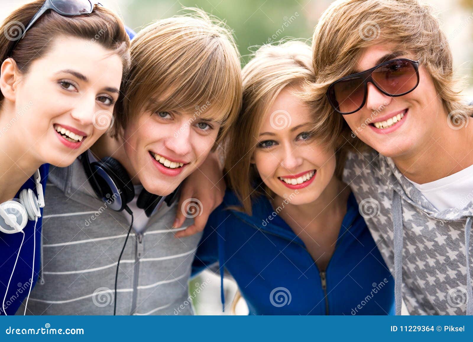 Freunde stockfoto. Bild von freundschaft, vier, lachen - 11229364