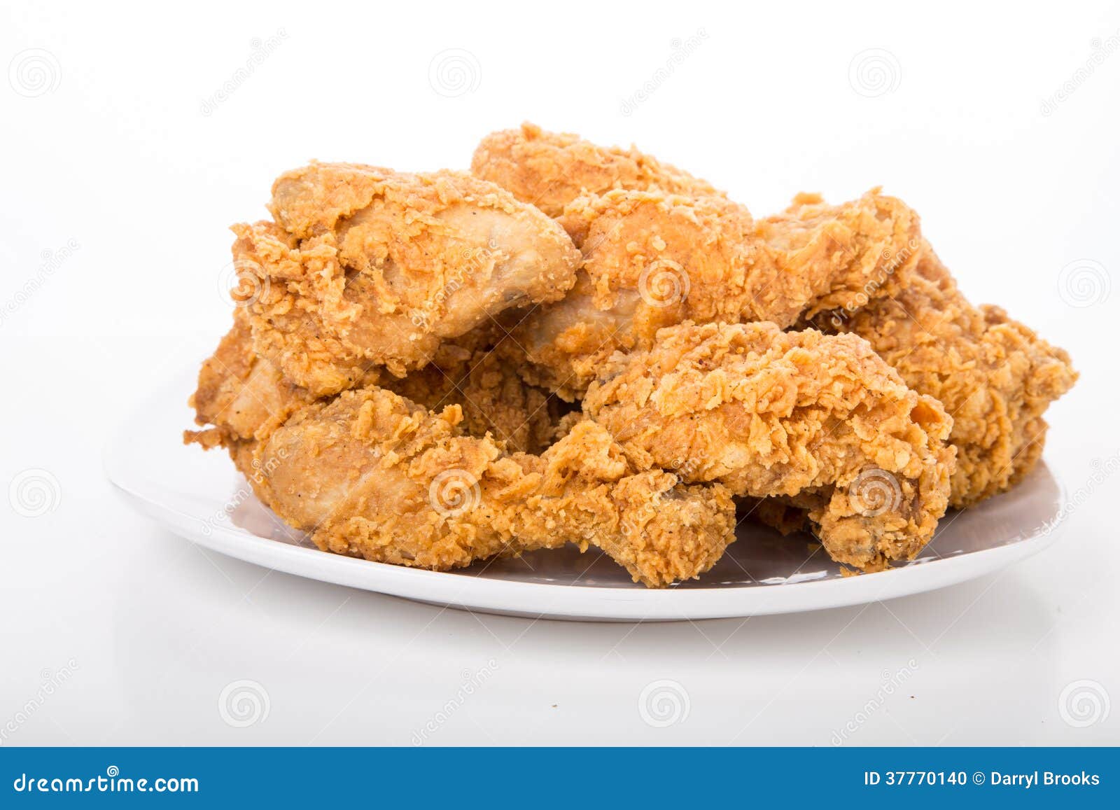 Fried Chicken Fresco No Fundo Branco Foto de Stock - Imagem de peito ...