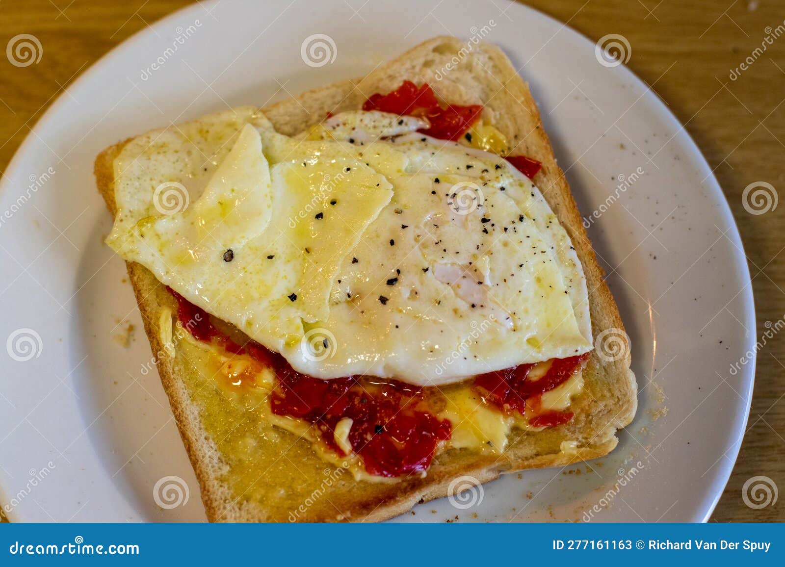 Fried Egg on Toast for Breakfast Stock Image - Image of meal, garnish ...