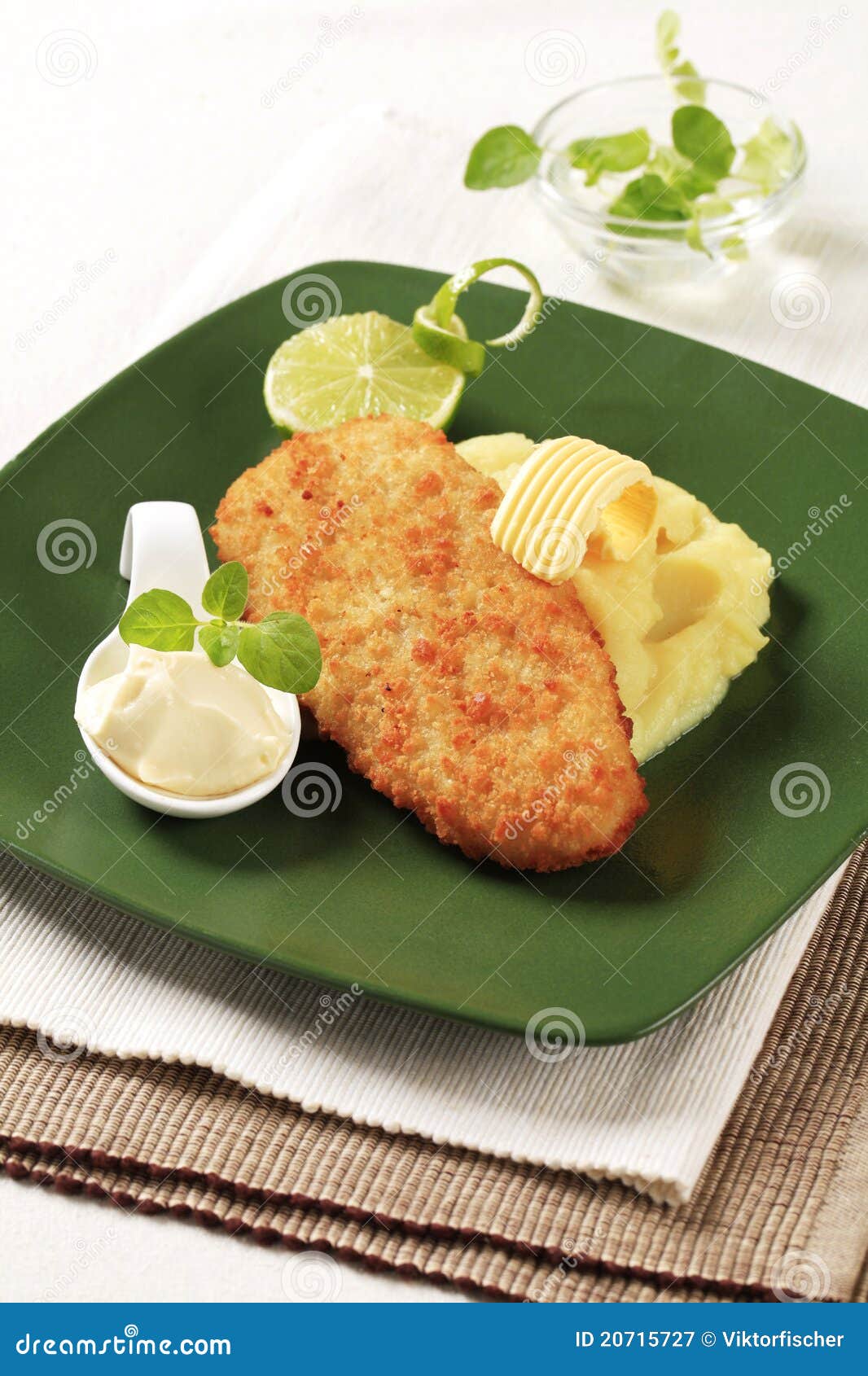 Fried Fish and Mashed Potato Stock Image - Image of creamy, lime: 20715727