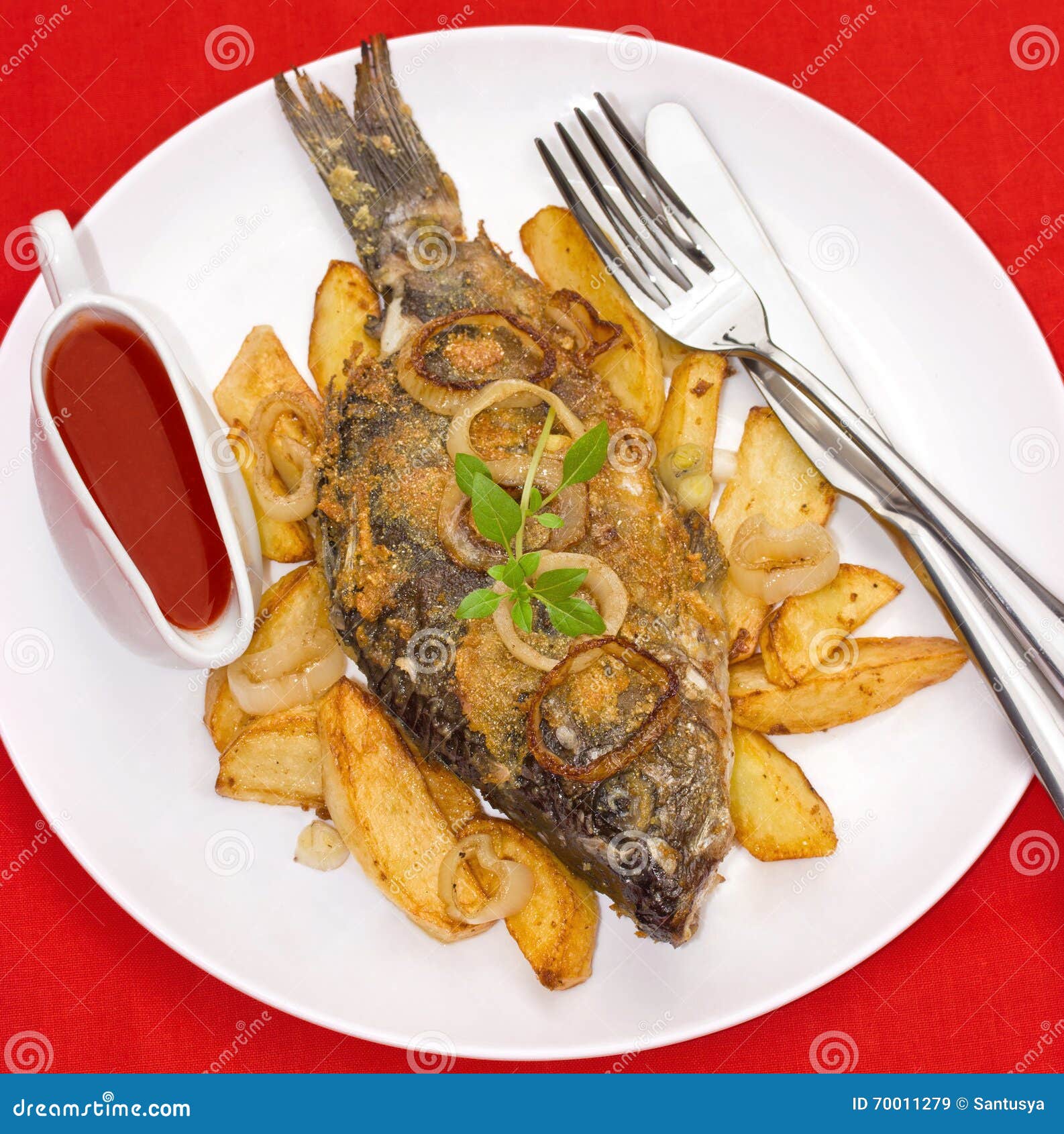 Fried Fish with Potatoes Onion Stock Image - Image of food, carp: 70011279