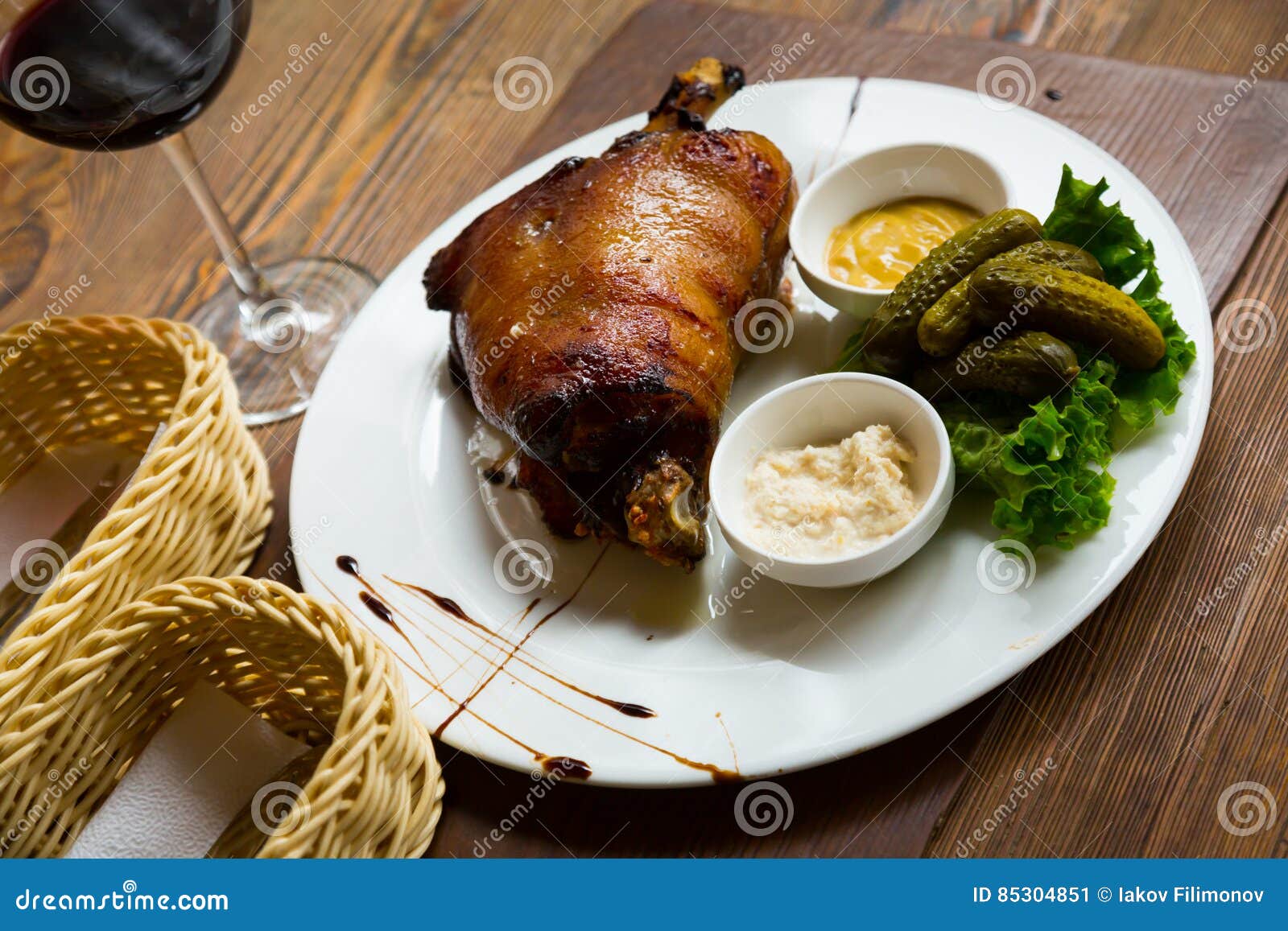 Fried ham knuckle stock image. Image of cheesy, plate - 85304851