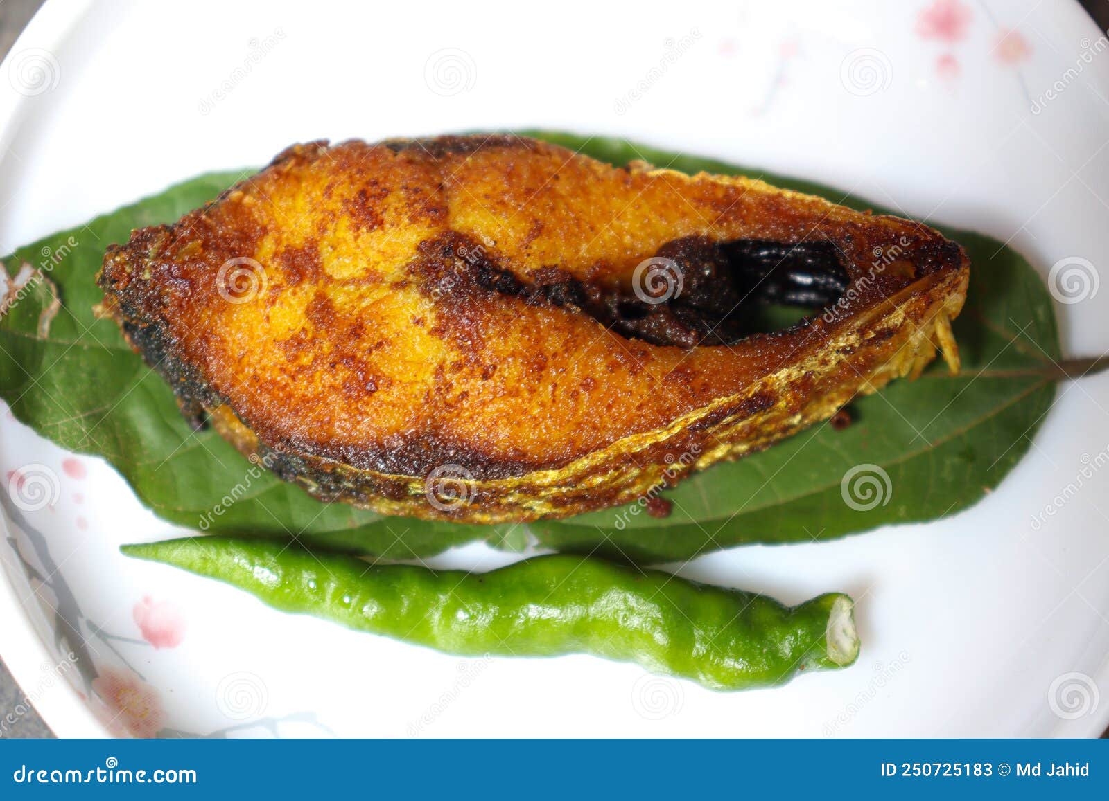 Fried Hilsa Fish on Kitchen Stock Image - Image of fishy, brown: 250725183