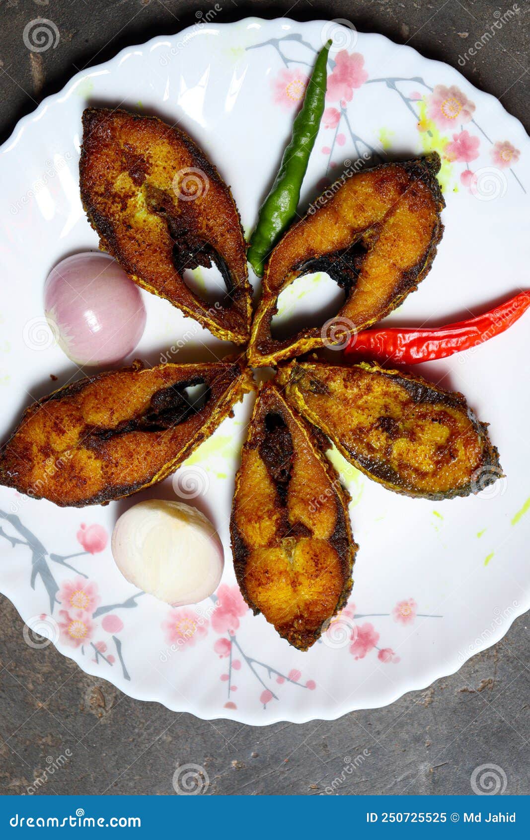 Fried Hilsa Fish on Kitchen Stock Image - Image of fried, oily: 250725525