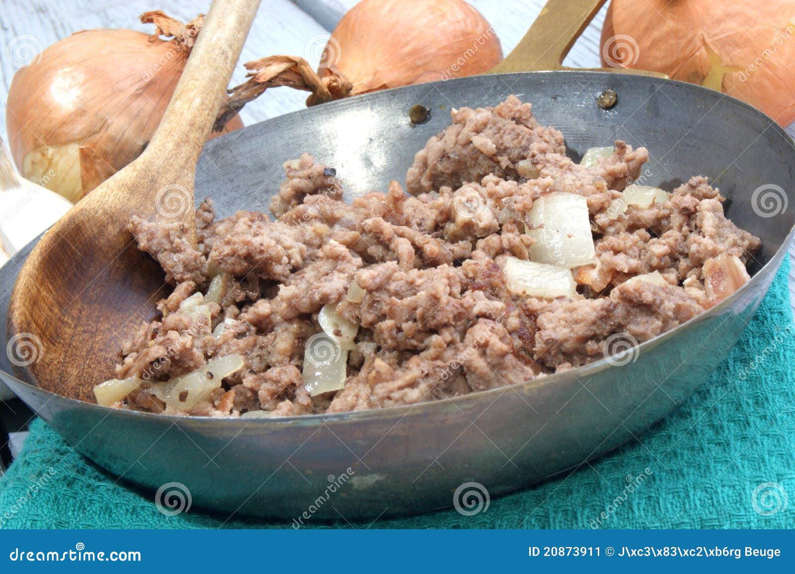 Fried mince in a brass pan stock image. Image of onion - 20873911