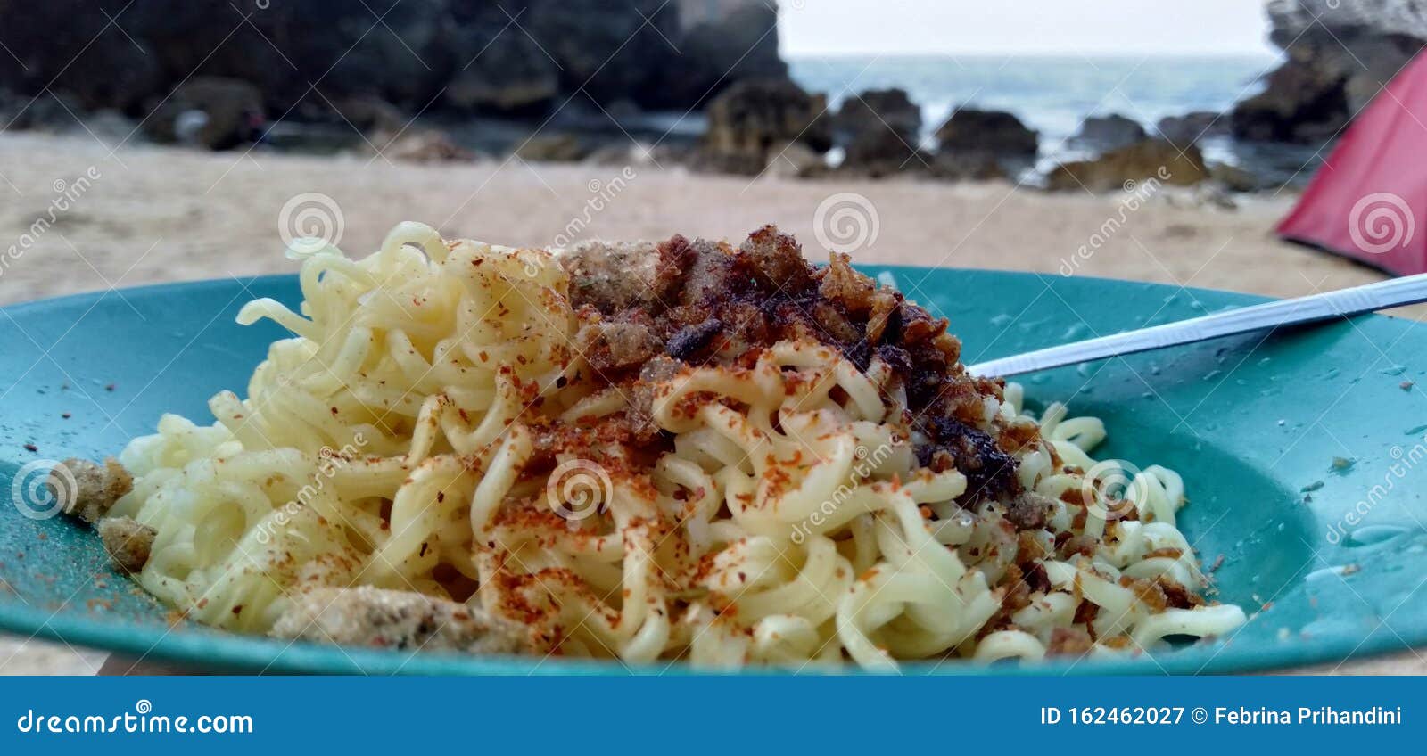 Fried noodles on the beach stock image. Image of healthy - 162462027