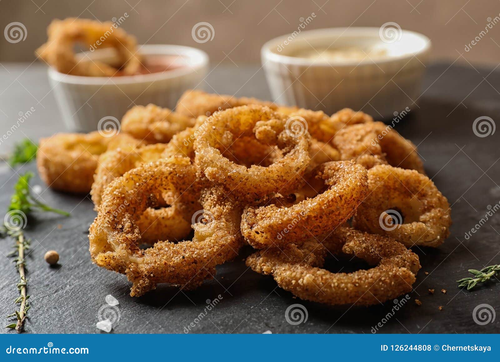Fried Onion Rings Crujiente Hecho En Casa Foto de archivo - Imagen de ...