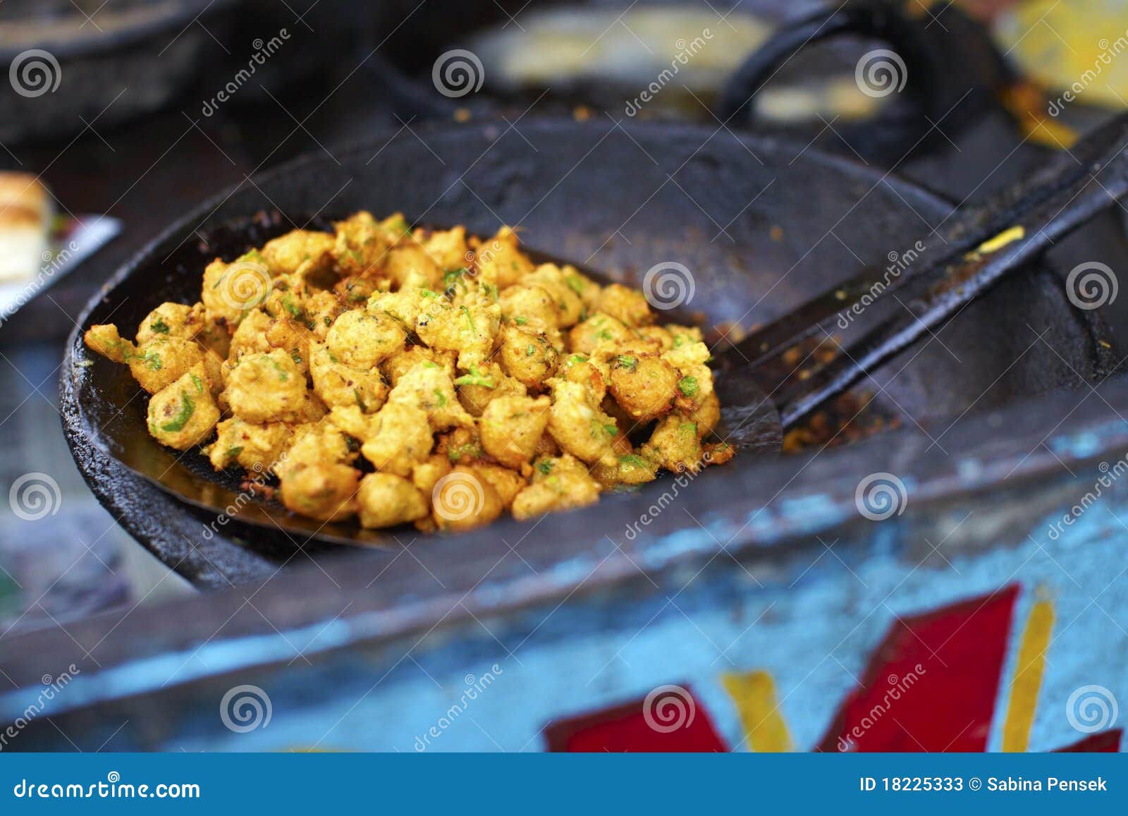 Fried pakoras in a wok stock image. Image of palm, stall - 18225333