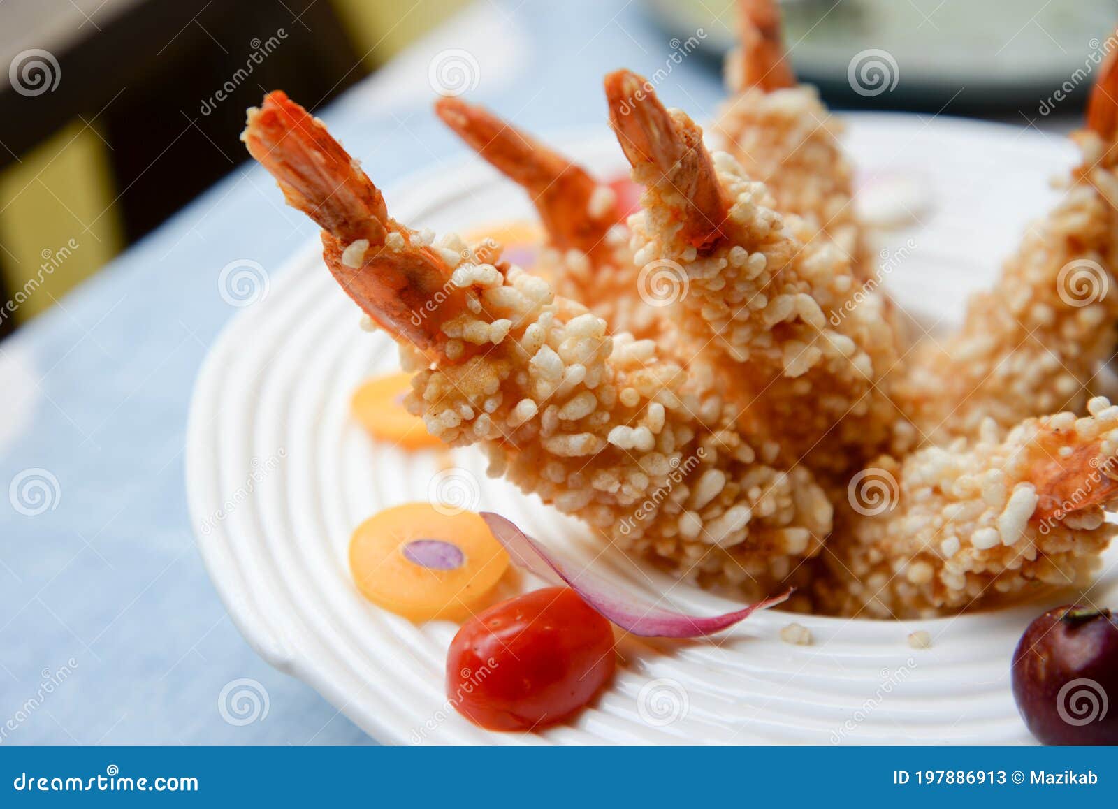 Fried Prawn with Puffed Rice Stock Image - Image of cooking, deep ...