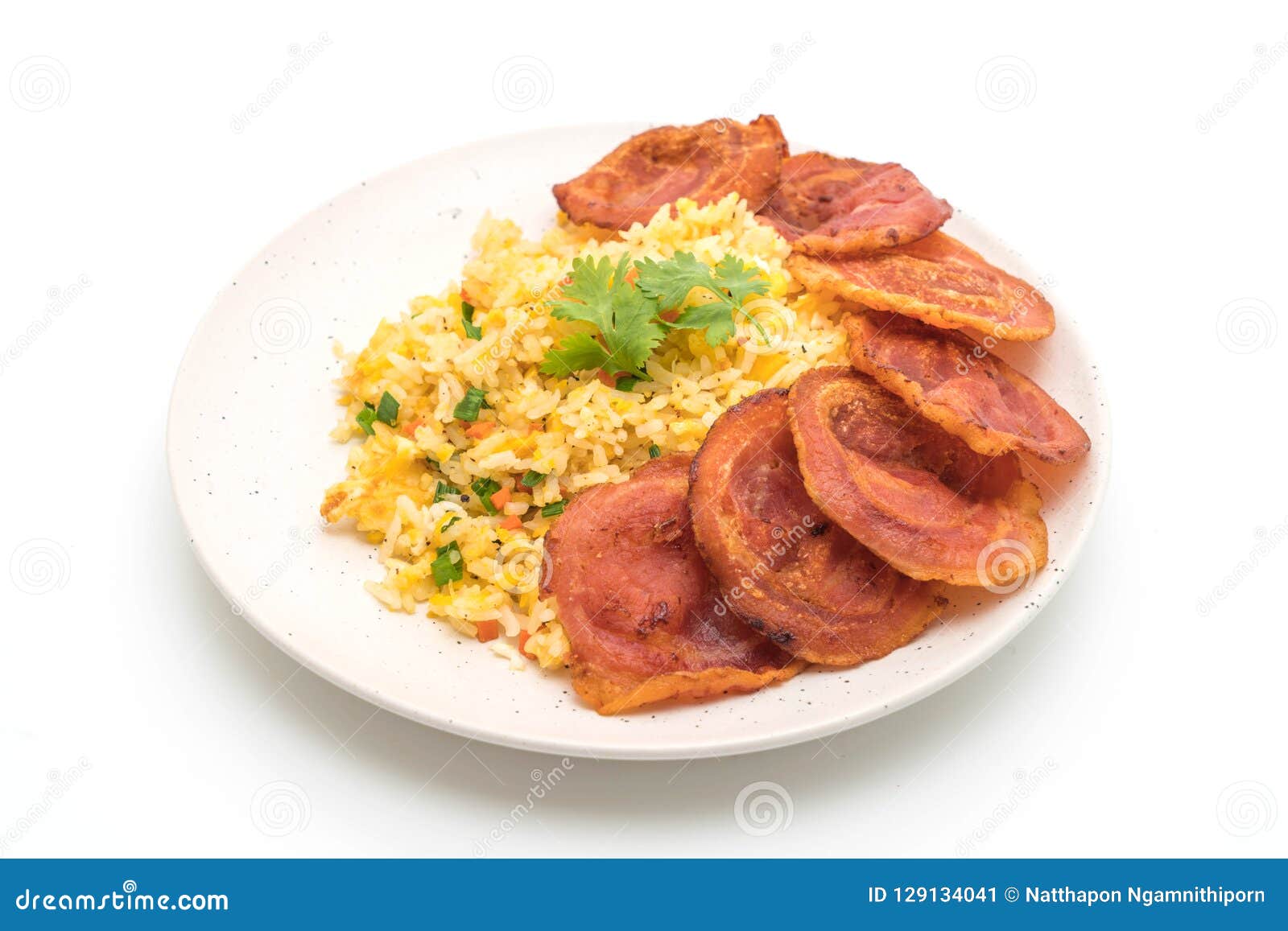 Fried Rice con tocino imagen de archivo. Imagen de frito - 129134041