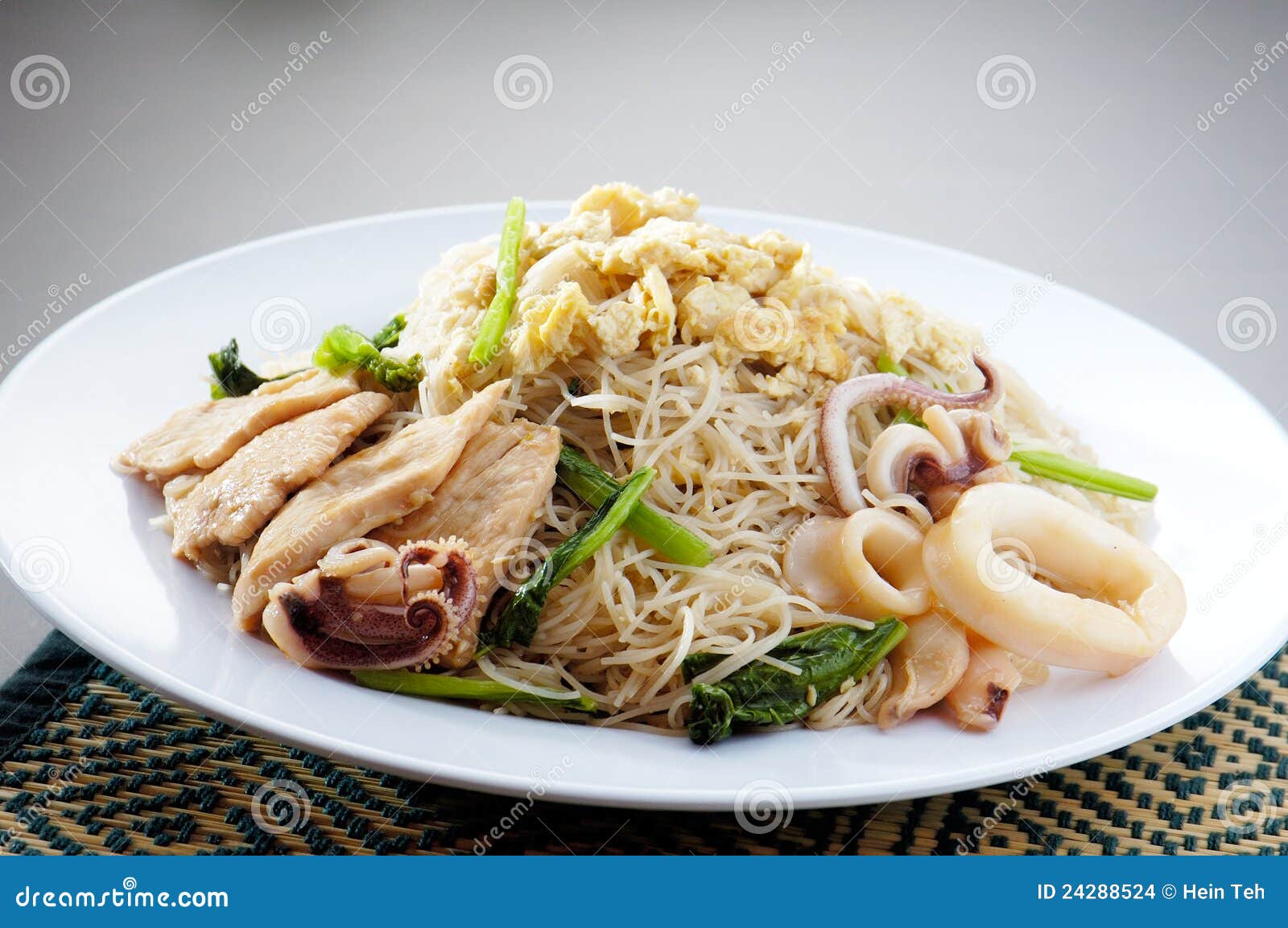 Fried rice noodles stock photo. Image of crab, peanuts - 24288524