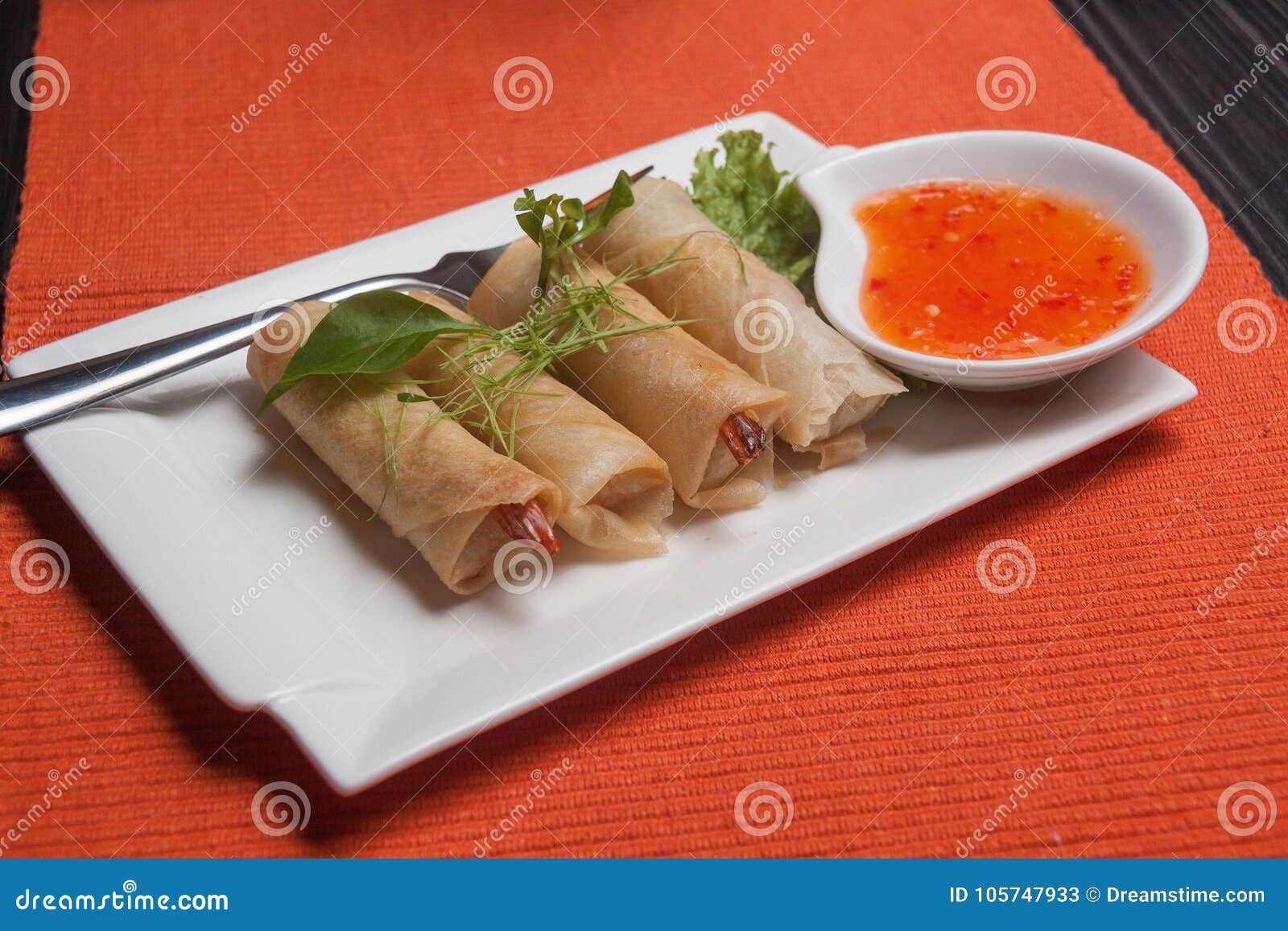 Fried Spring Rool imagen de archivo. Imagen de tailandés - 105747933